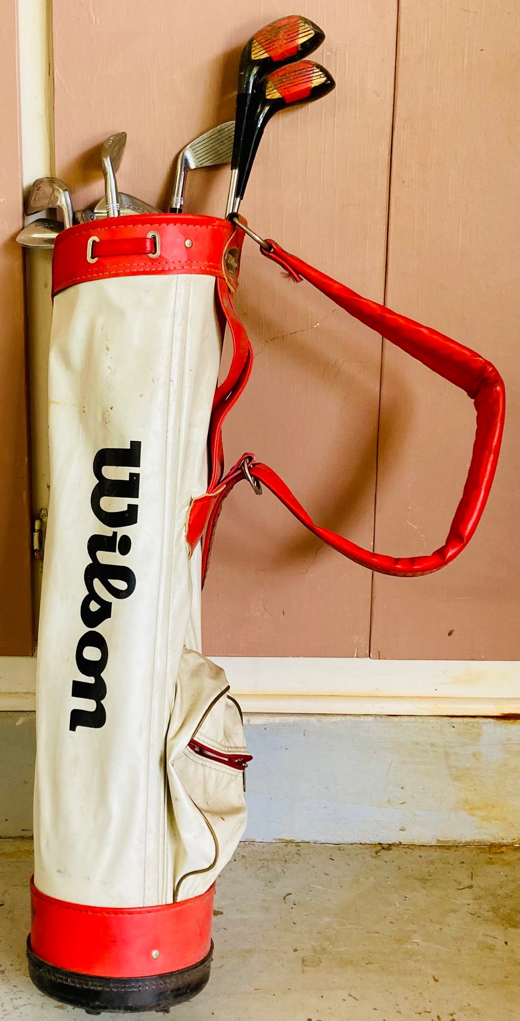 Antique Wilson Golf Bag And Clubs #200853 | Auctionninja.com