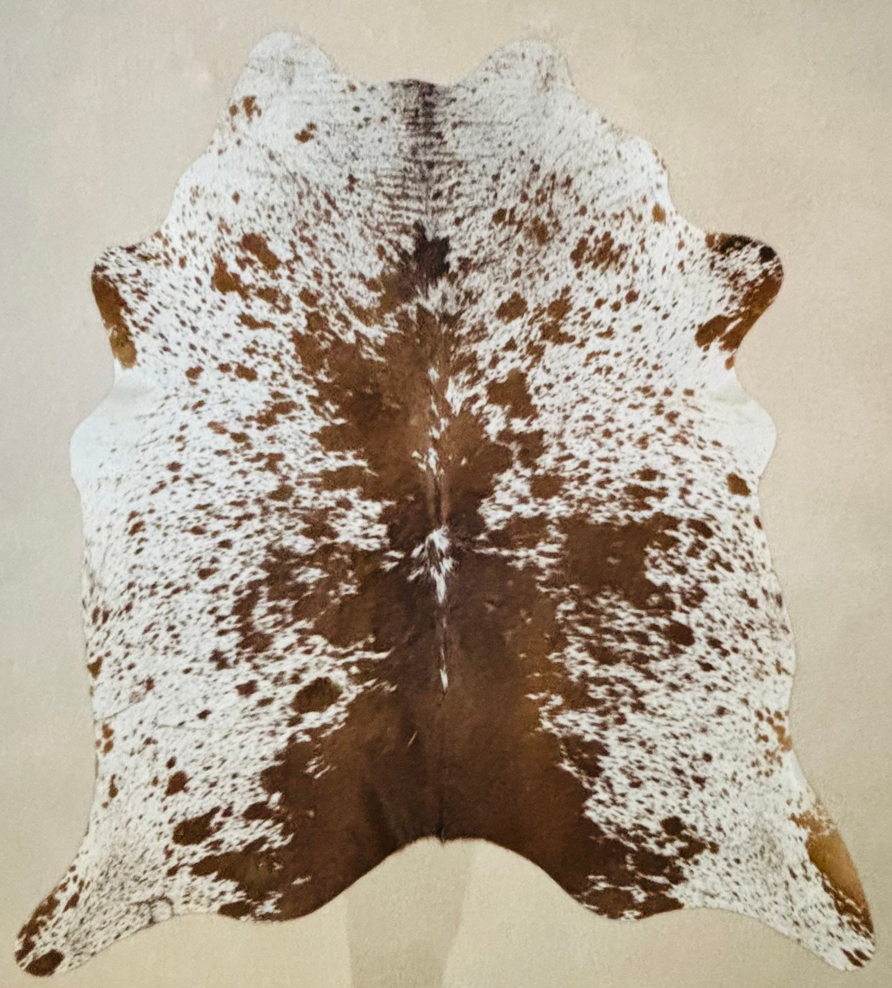 Sunshine Cowhides Luxury Rug #216429 | Auctionninja.com