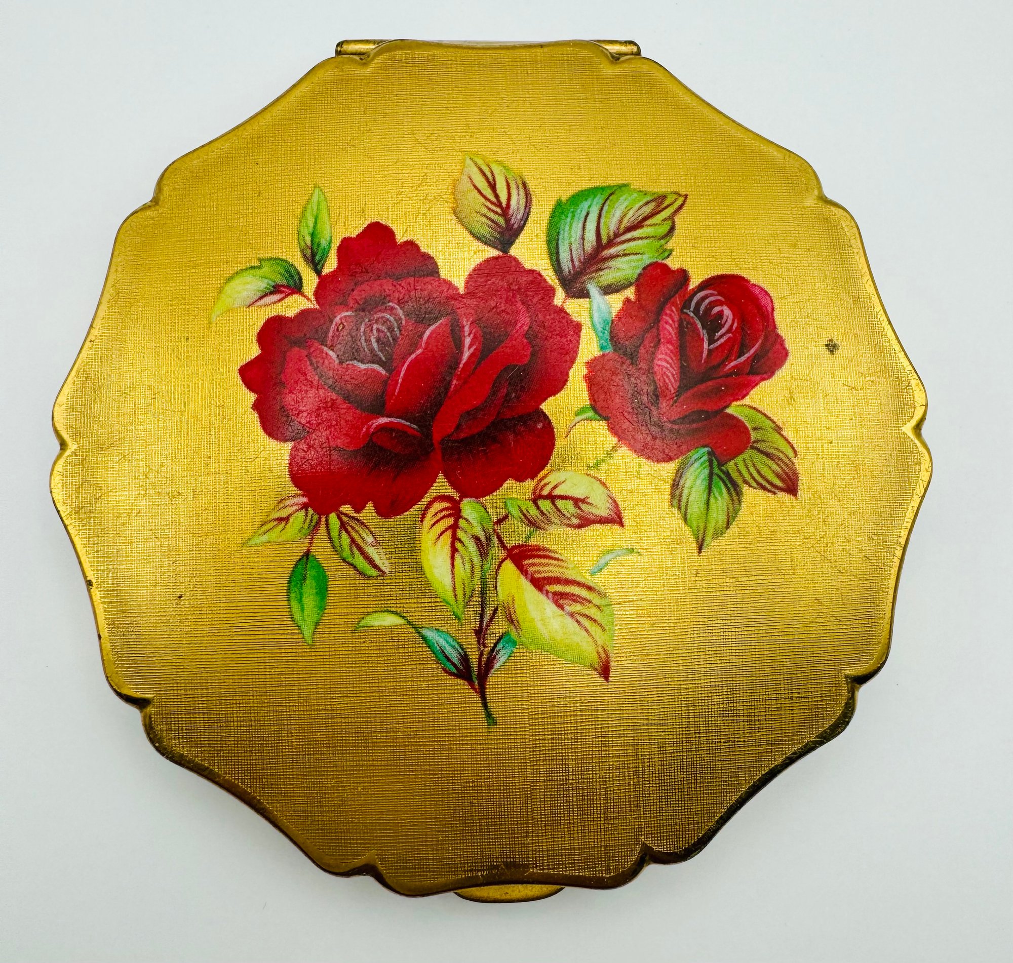 Vintage Stratton Roses Compact #201697 | Auctionninja.com