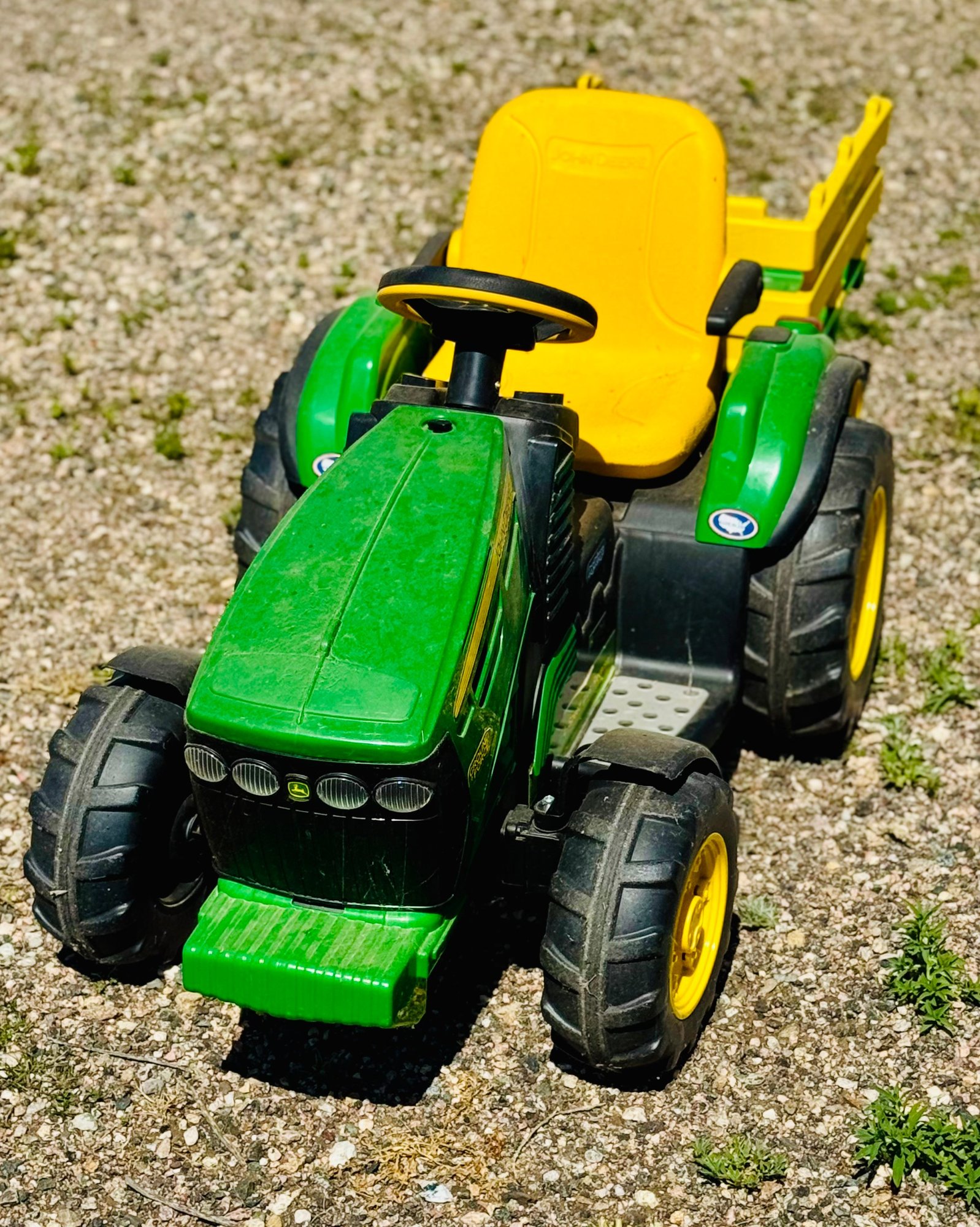 Peg Perego John Deere Ground Force Battery Operated Tractor For Kids ...