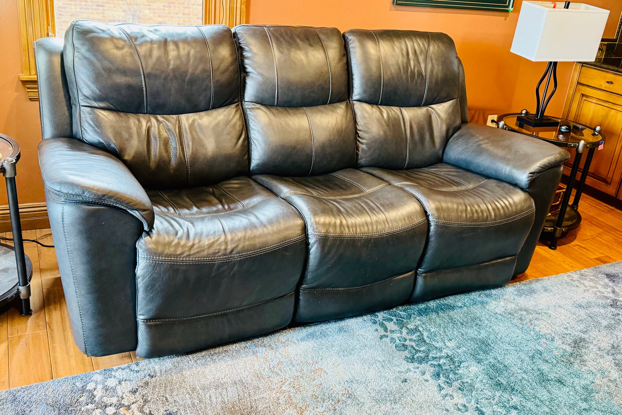Flexsteel Reclining USB Power Leather Sofa Purchased At Woodley's ...