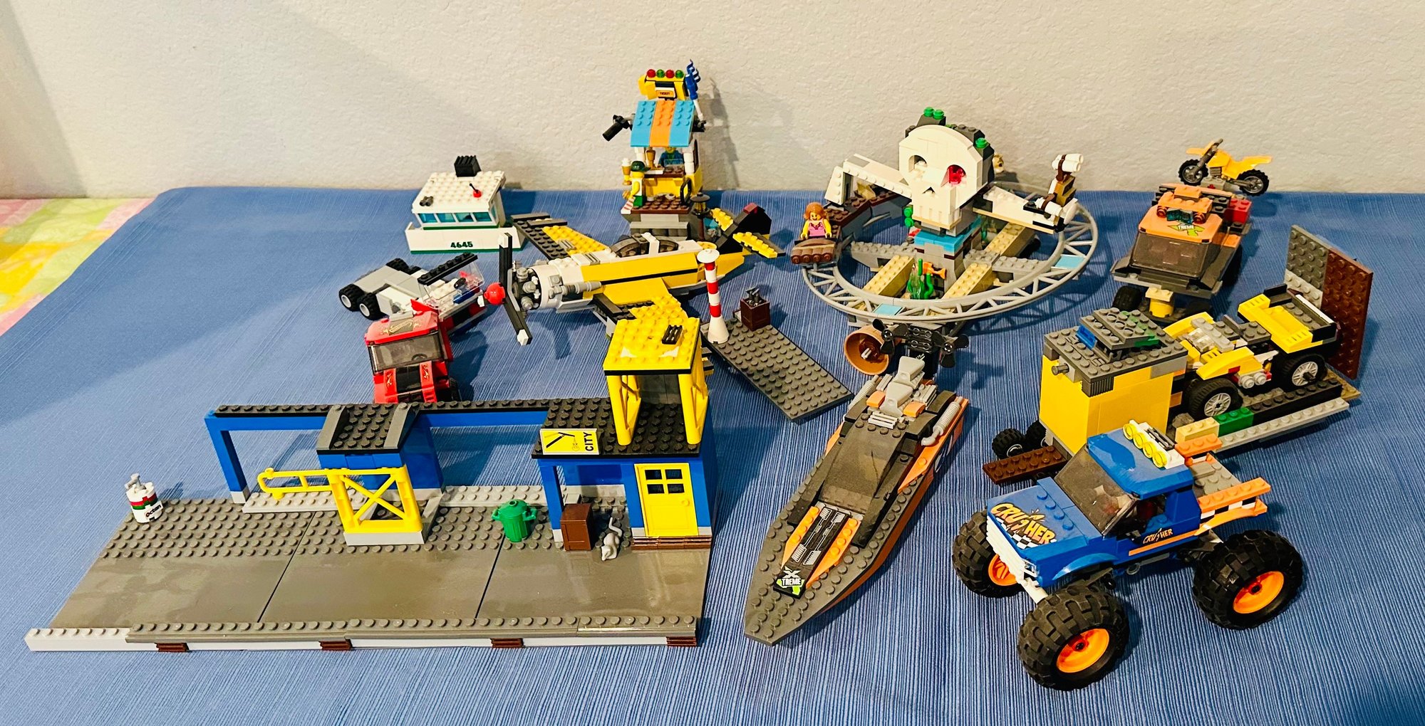Assortment Of Legos With Extra Pieces #229475 | Auctionninja.com