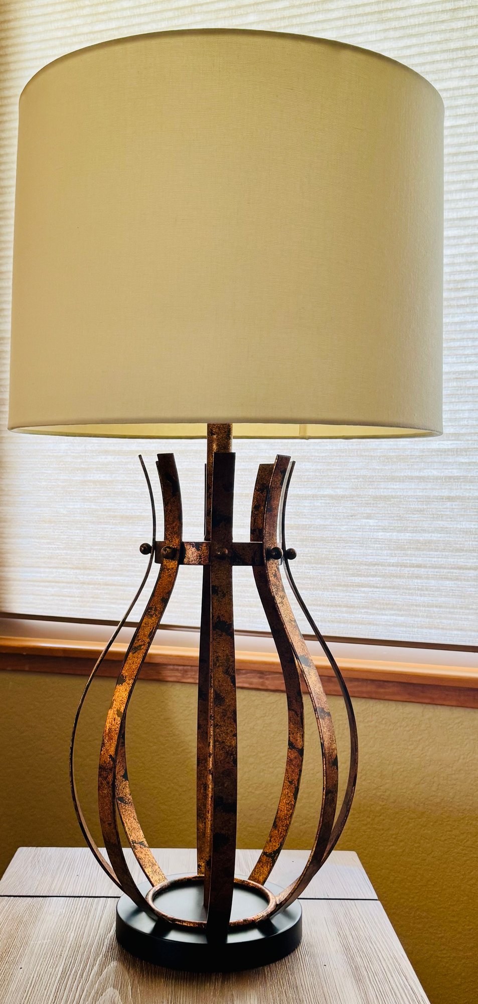 Strapped Model Table Lamp By La-Z-Boy 1 Of 2 #228561 | Auctionninja.com