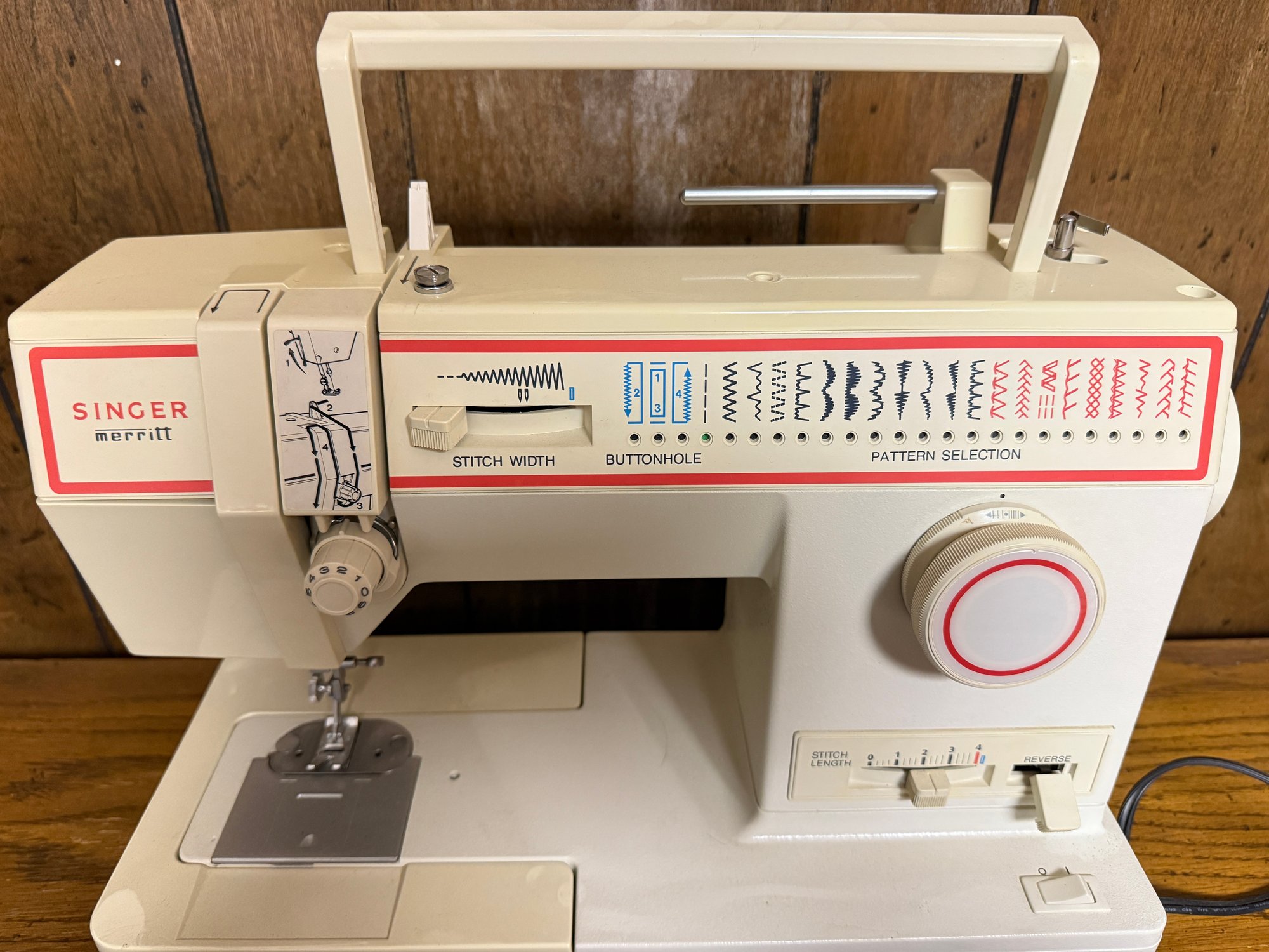 Singer Merritt 4552 Sewing Machine With 22 Stitch Patterns #243412 ...