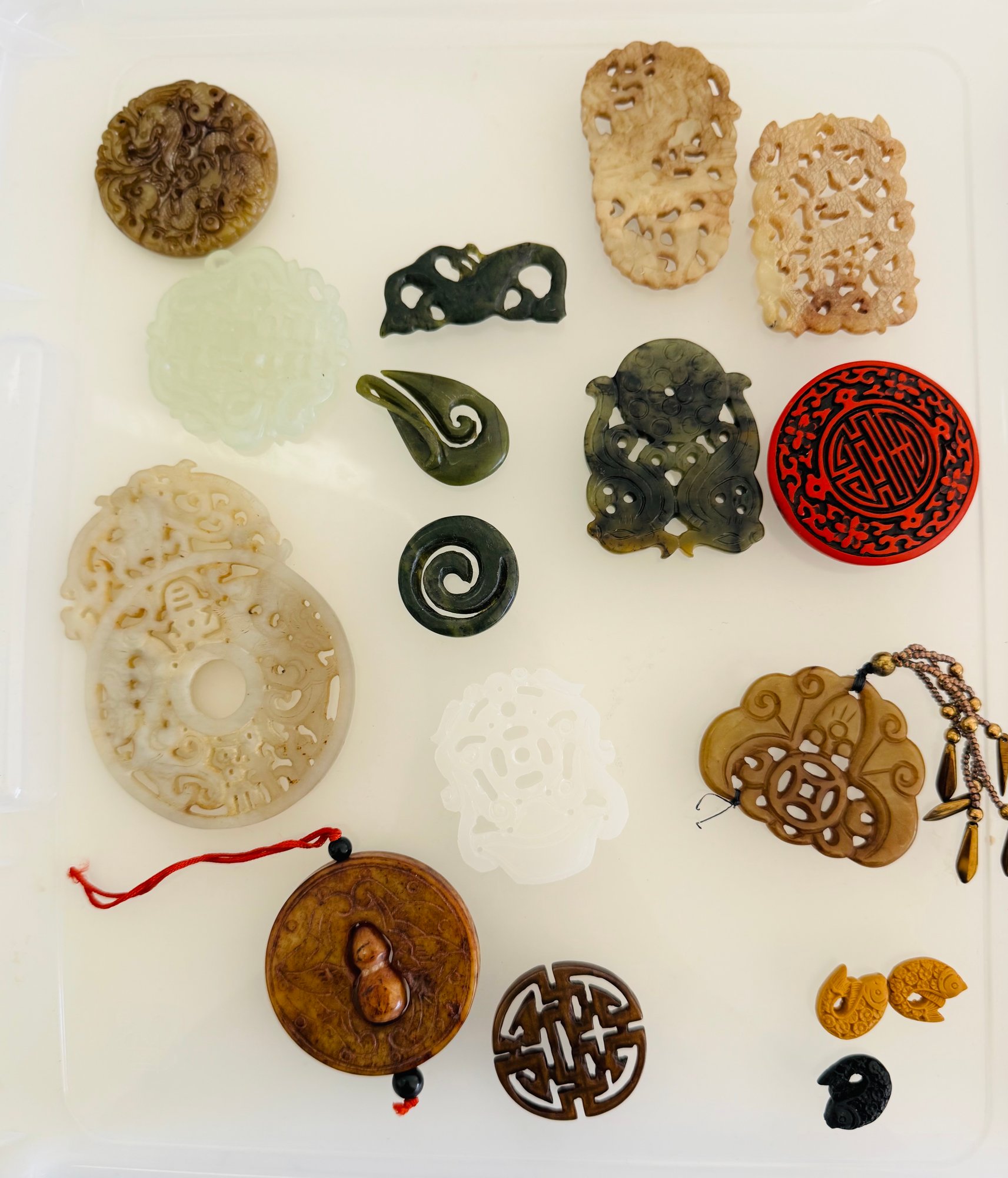 Huge Lot Of Jewelry Making Pieces With Some Jade #217228 | Auctionninja.com