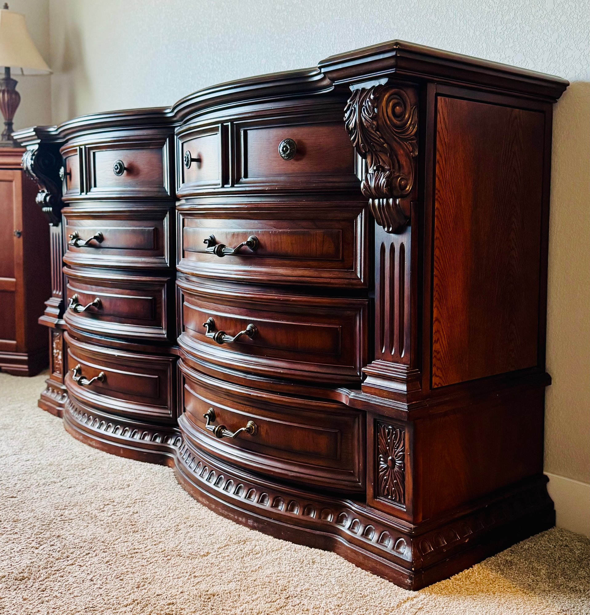 Fairmont Designs 8 Drawer Dresser #218602 | Auctionninja.com