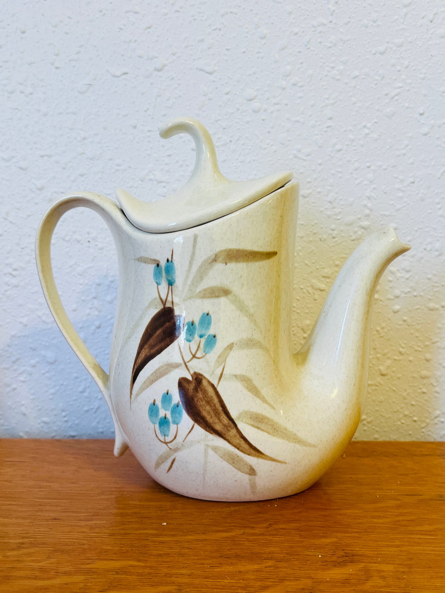 Red Wing Pottery Random Harvest Teapot #202935 | Auctionninja.com