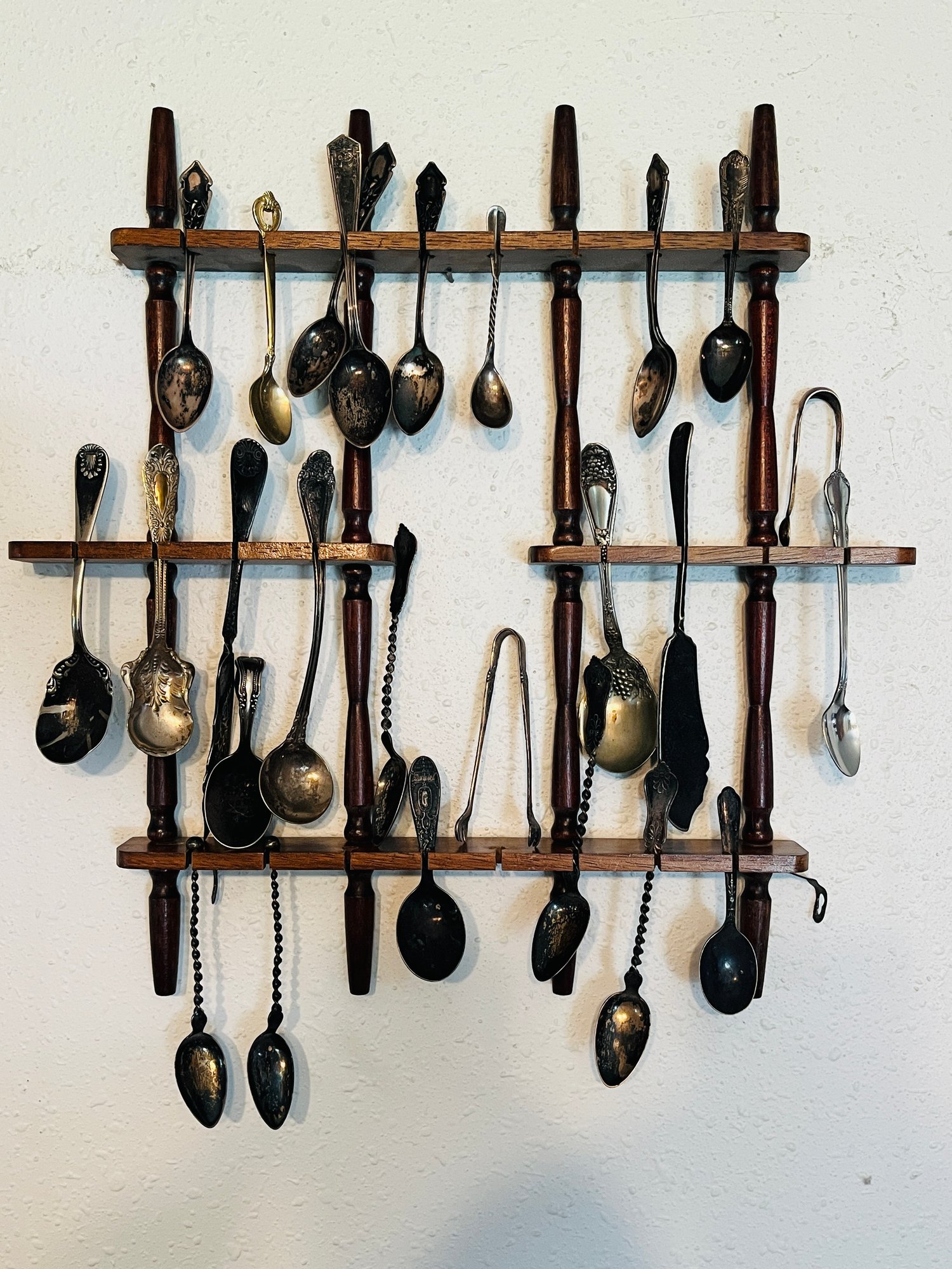 Vintage Wood Hanging Spoon Rack With Spoons #202981 | Auctionninja.com