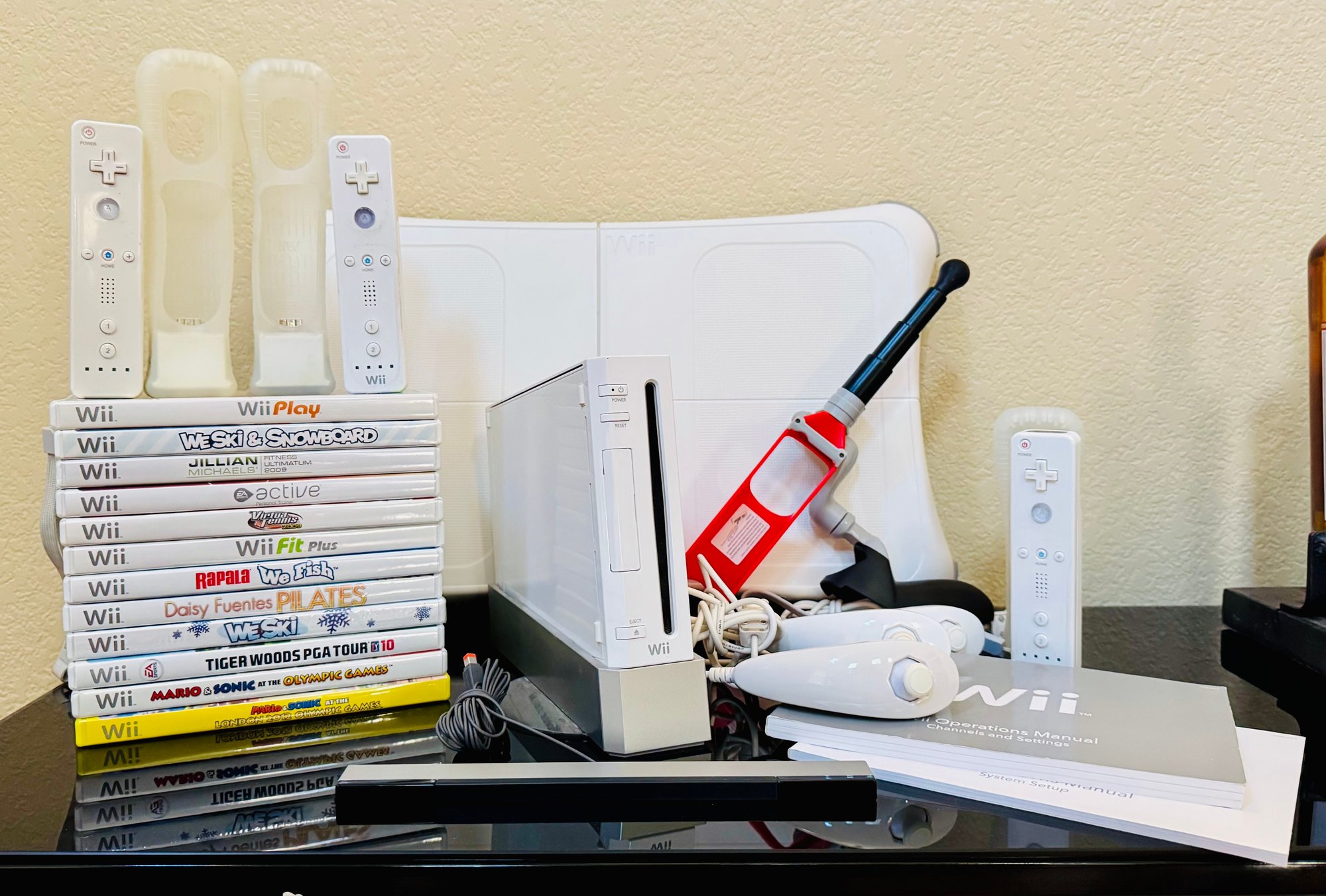 Nintendo WII Console RVL-001 W/12 Games, Wii Fit Balance Board, 3 Wii ...