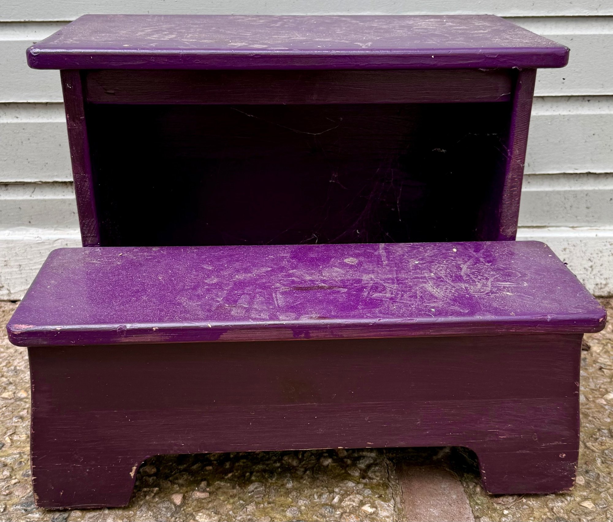 Small Purple Wood Step Stool #244352 | Auctionninja.com
