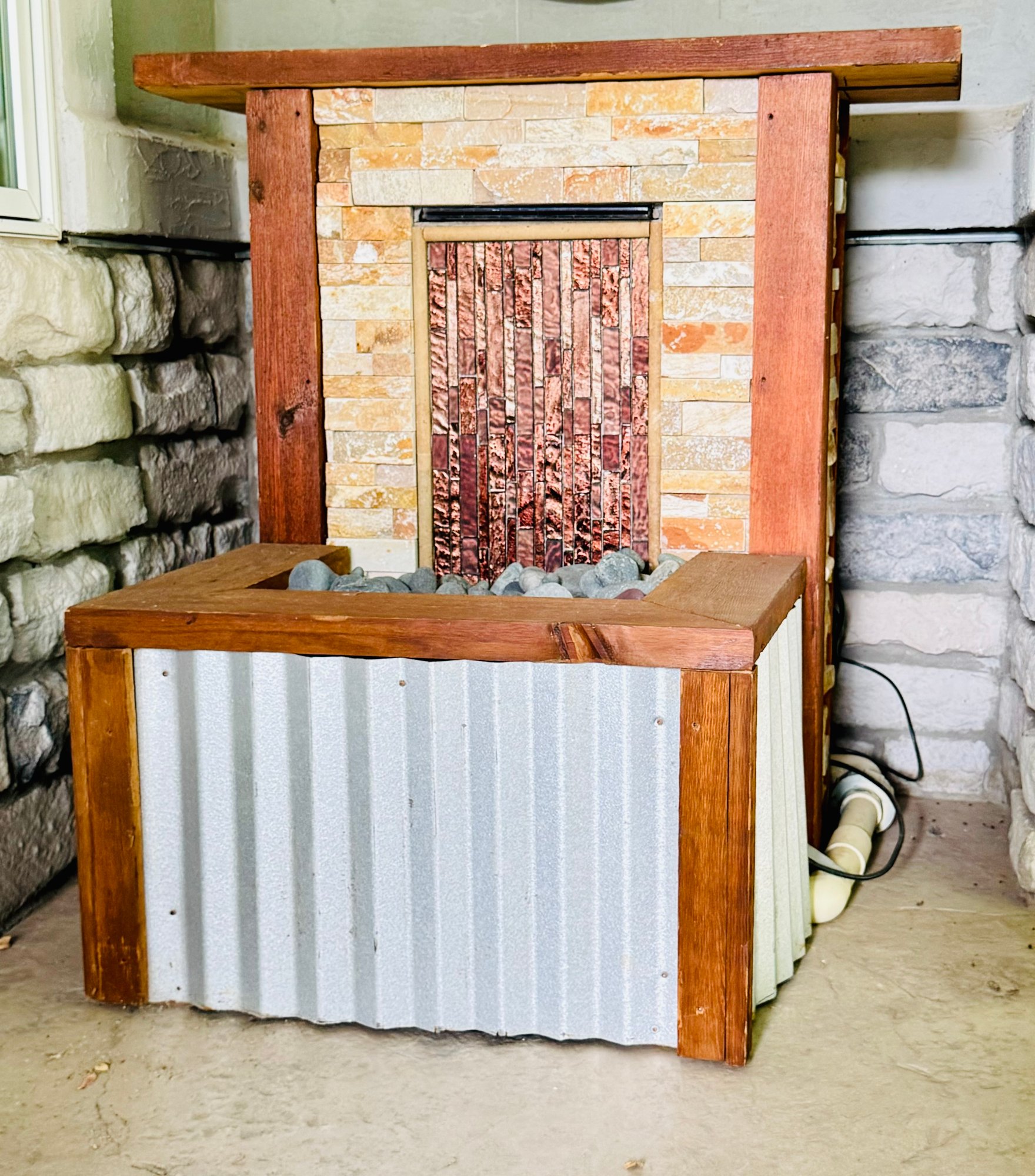 Repurposed Planter Box Water Fountain #204476 | Auctionninja.com