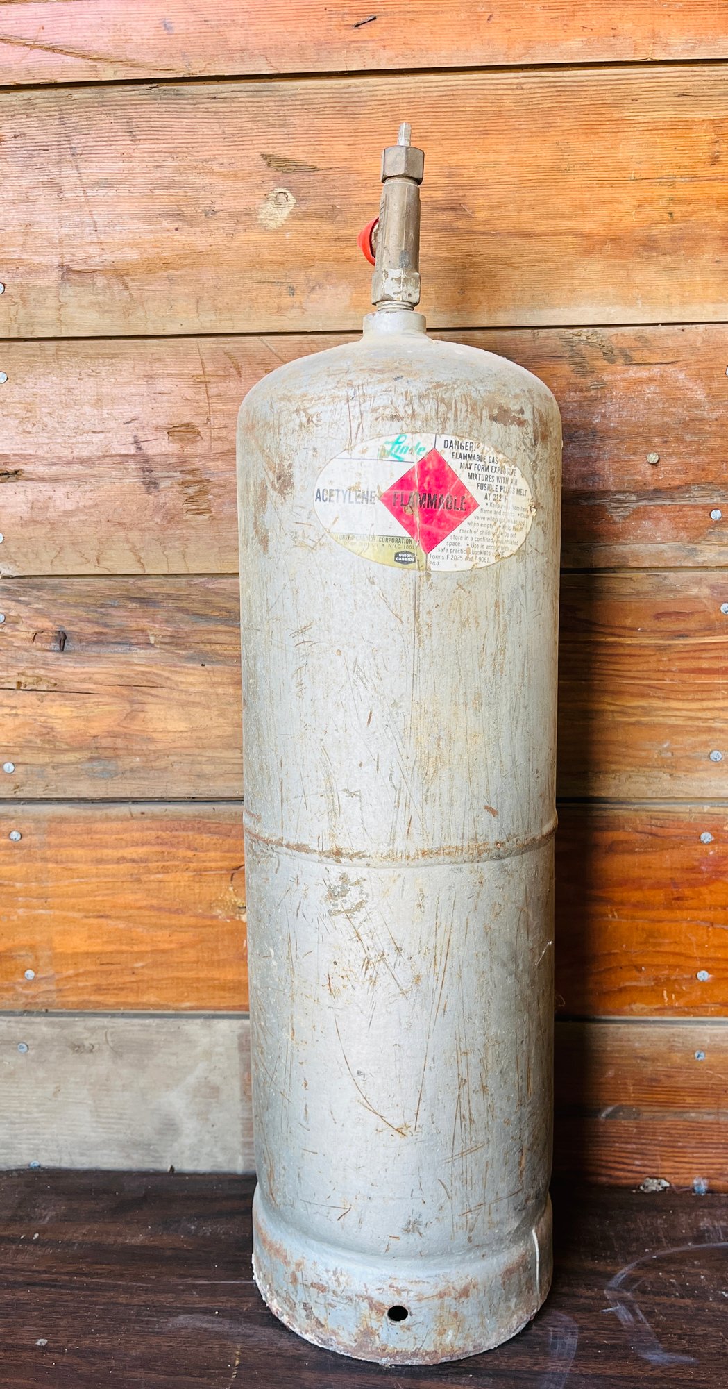 Acetylene Tank #207628 | Auctionninja.com