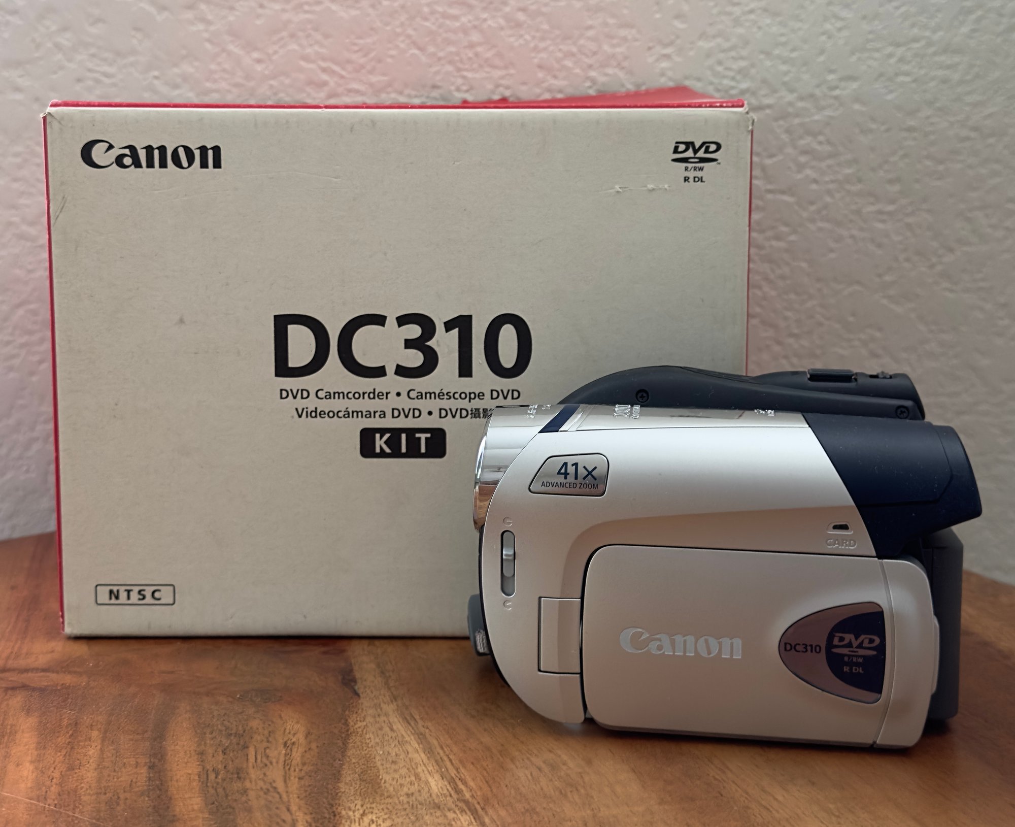 CANON DC310 DVD Camcorder #196425 | Auctionninja.com