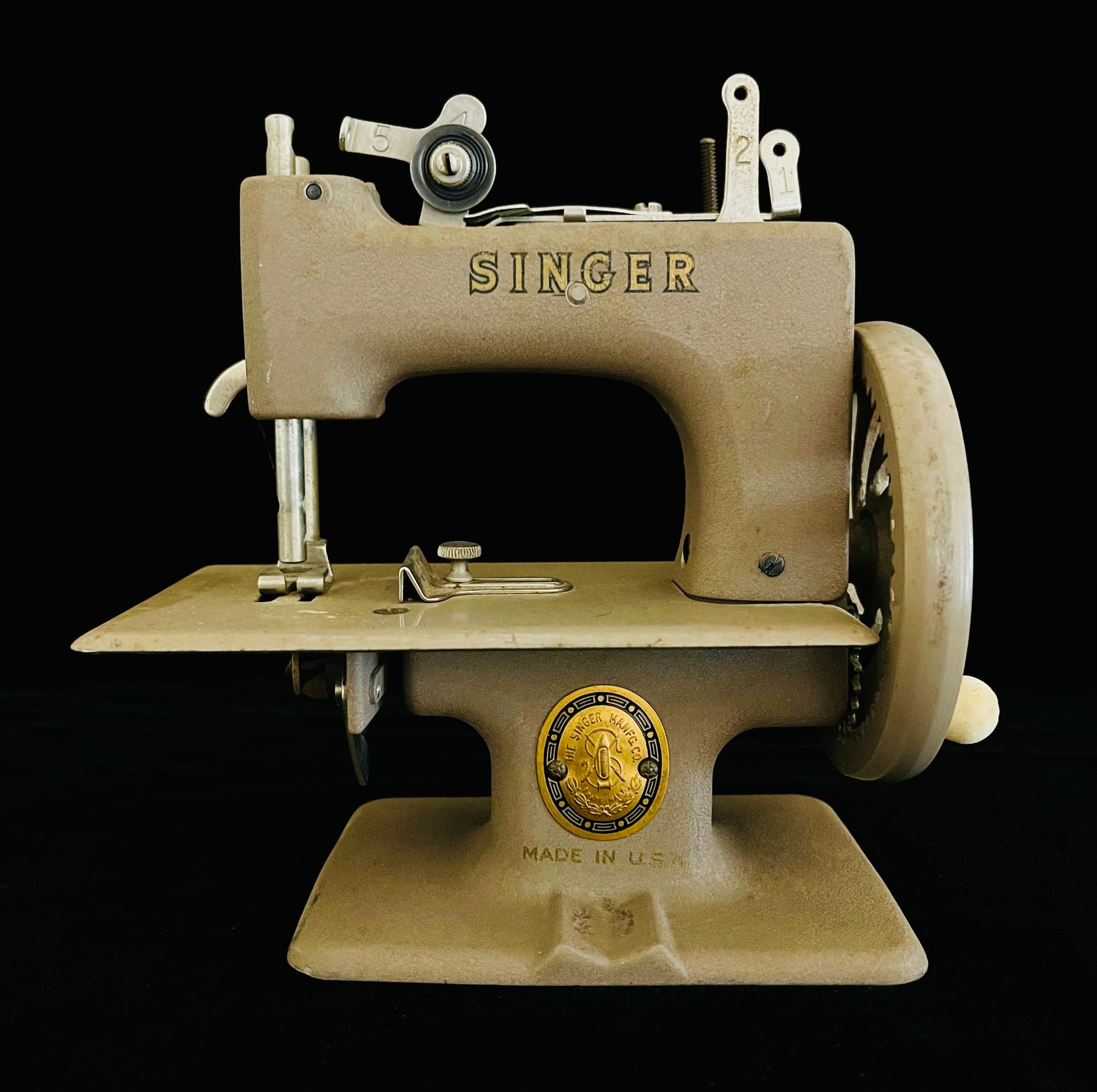 Singer Mini Sewing Machine Hand Crank #213687 | Auctionninja.com