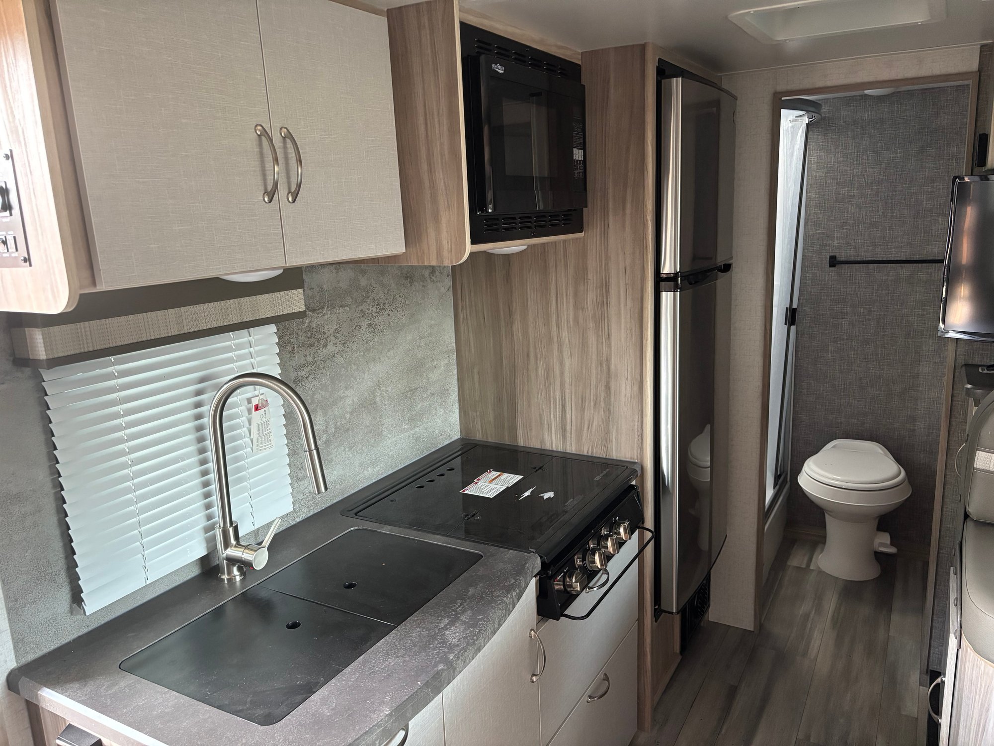 2022 Winnebago Micro Minnie 2107FBS Original Owner #247162 ...