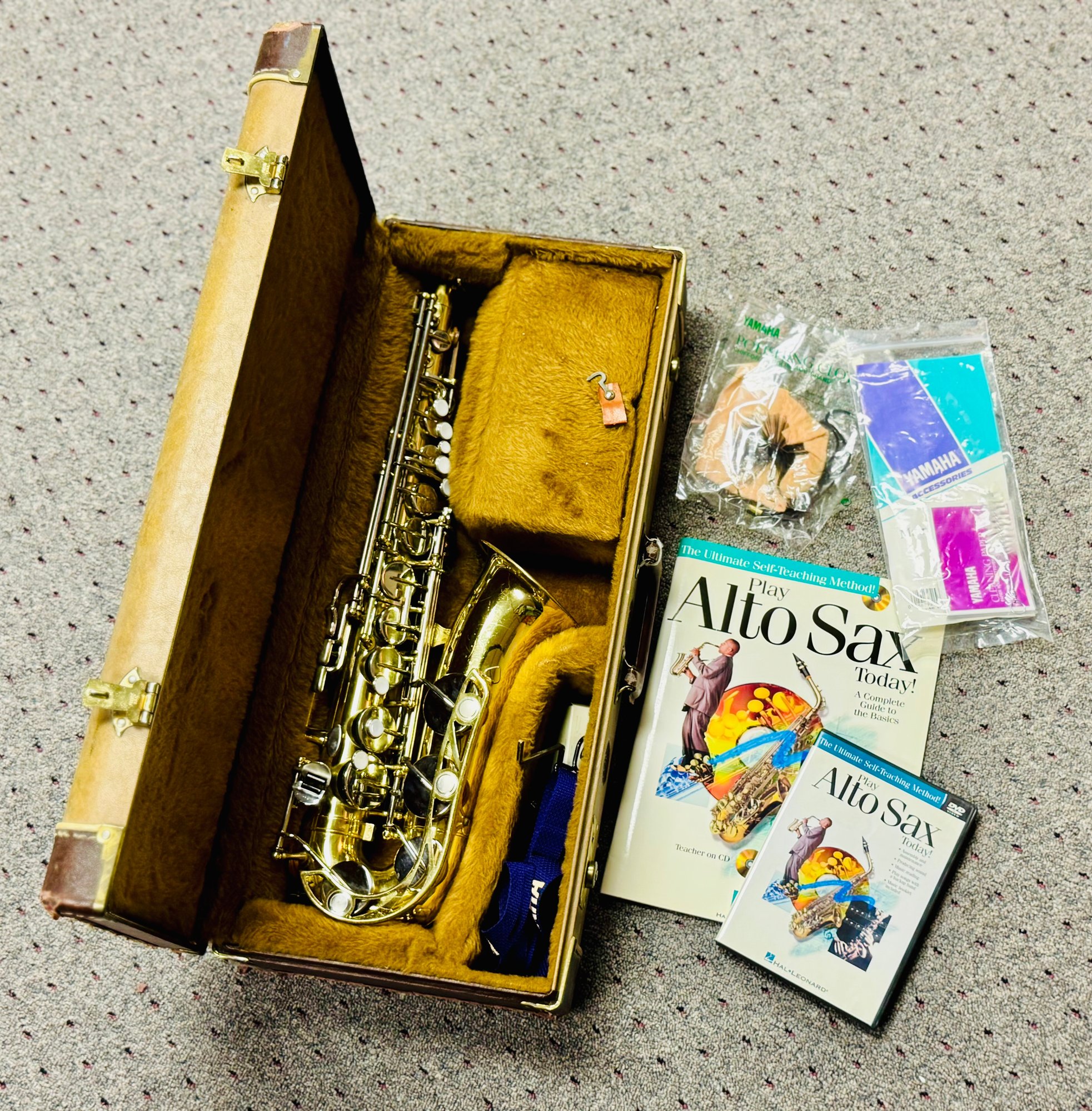 Yamaha YAS-21 Alto Saxophone W/ Hardshell Case And Accessories #252104 ...