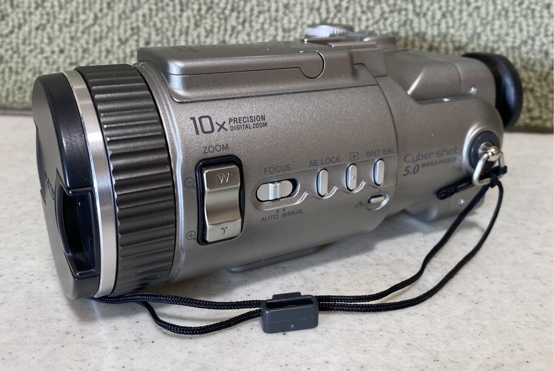 Sony MPEG Movie EX Digital Still Camera DSC-F707 With LowePro Case ...