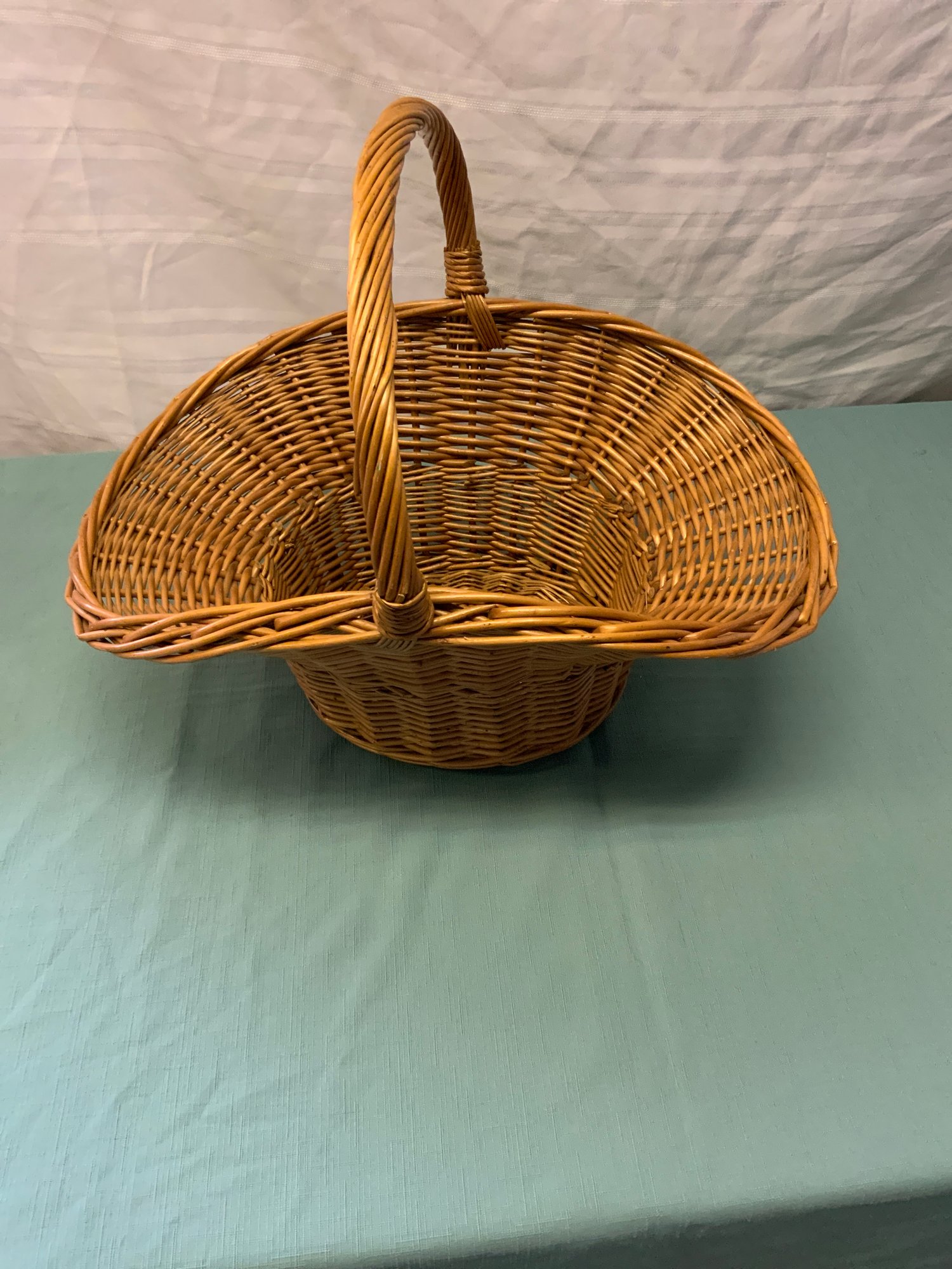 New Wicker Hat Bonnet Basket, 18 Inch Tall #5147 | Auctionninja.com
