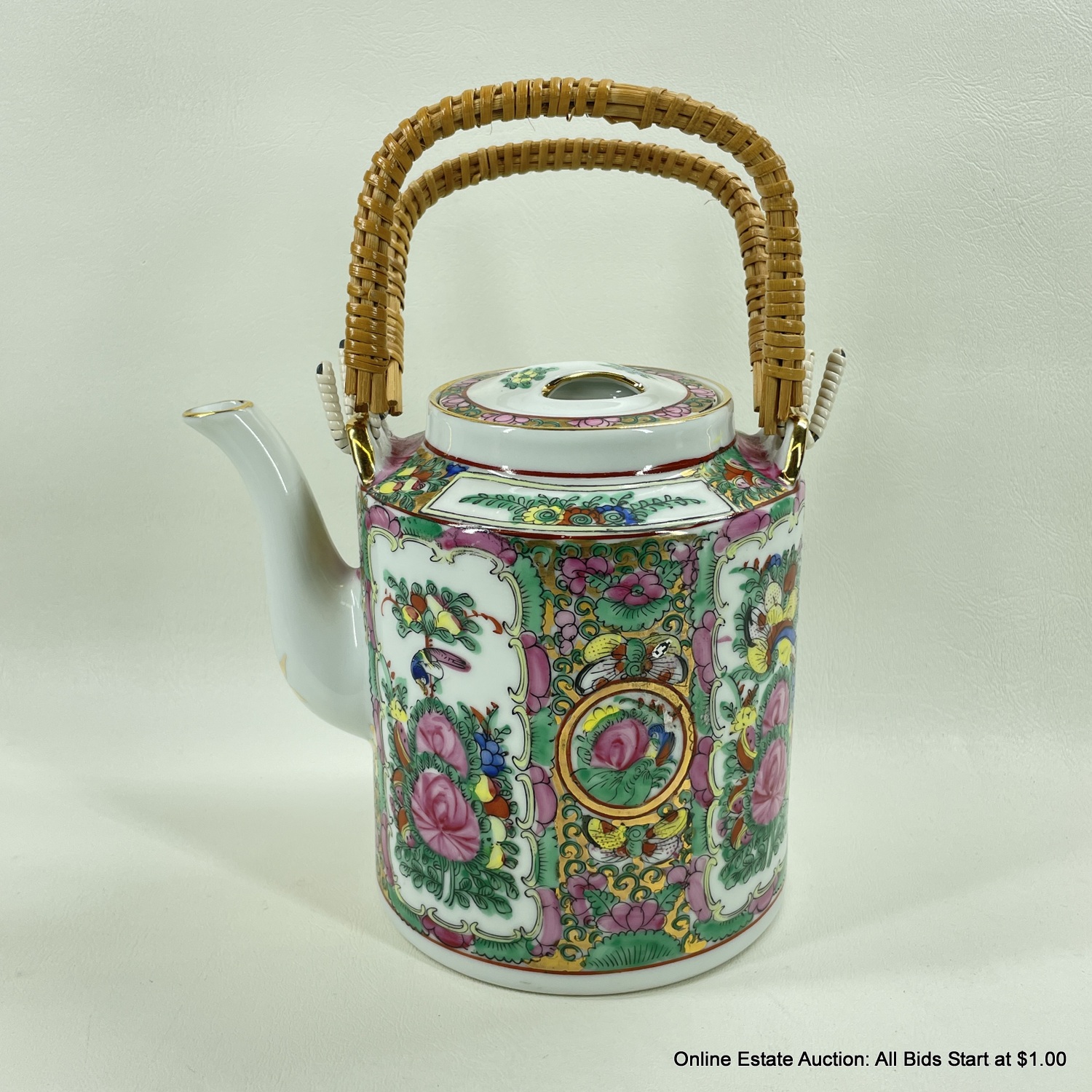 Chinese Porcelain Teapot #33200 | Auctionninja.com