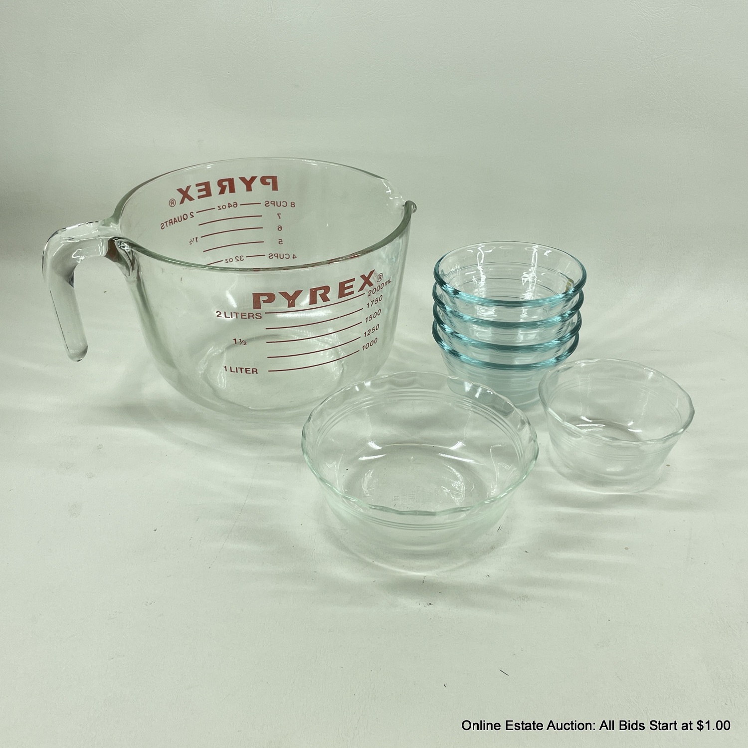 Large Pyrex Mixing Bowl And Assorted Ramekins #35705 | Auctionninja.com