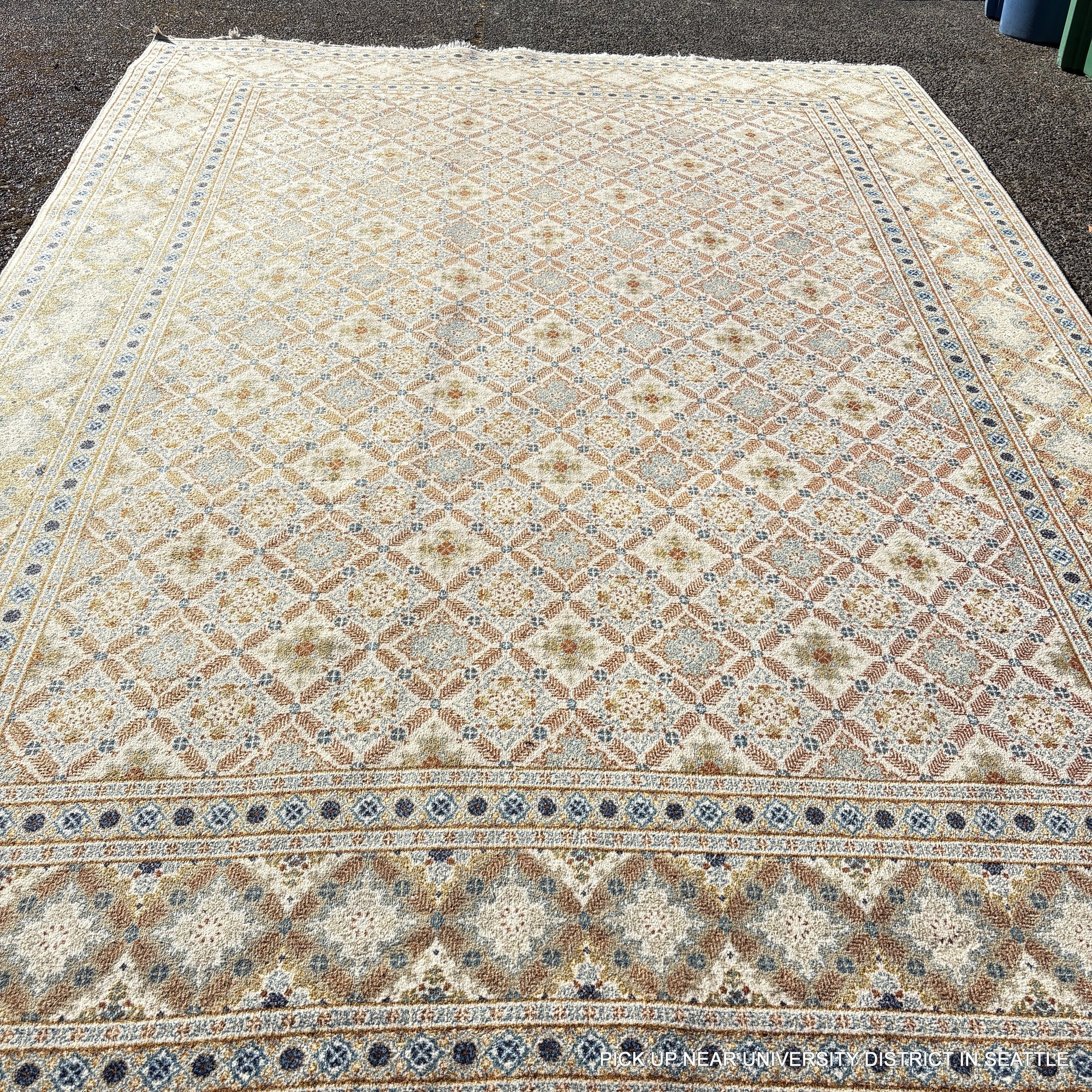 Machine Made 13' X 9.5' Area Rug (LOCAL PICK-UP ONLY) #47093 | Auctionninja.com