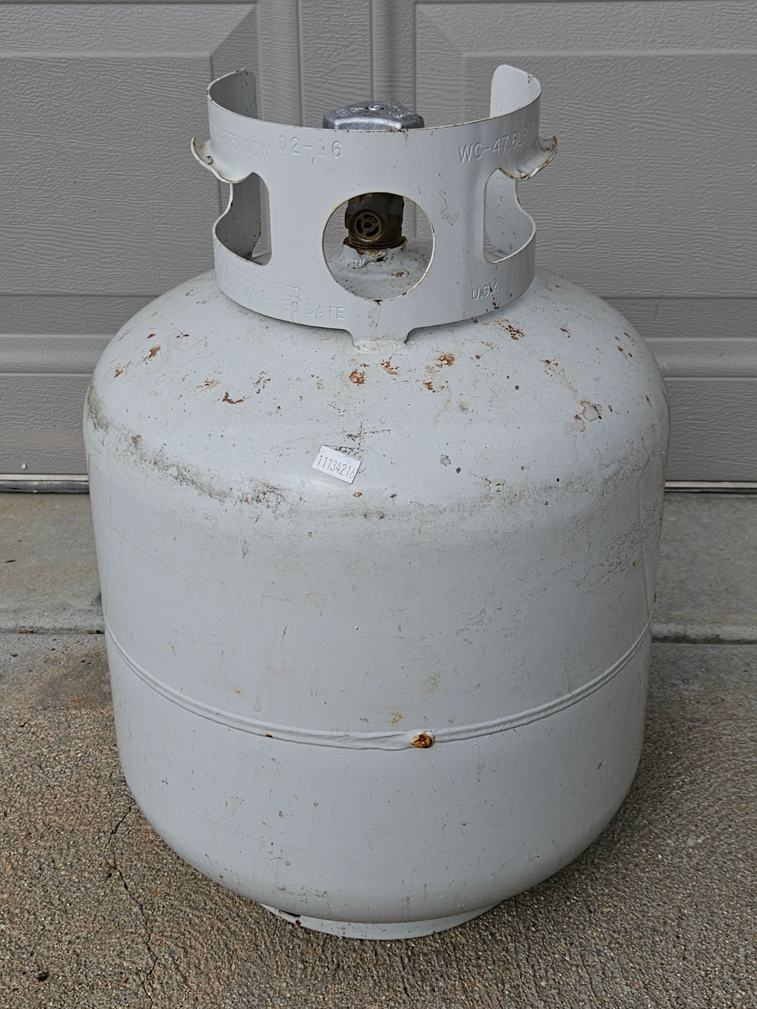 5 Gallon Propane Tank Partially Full #17035 | Auctionninja.com