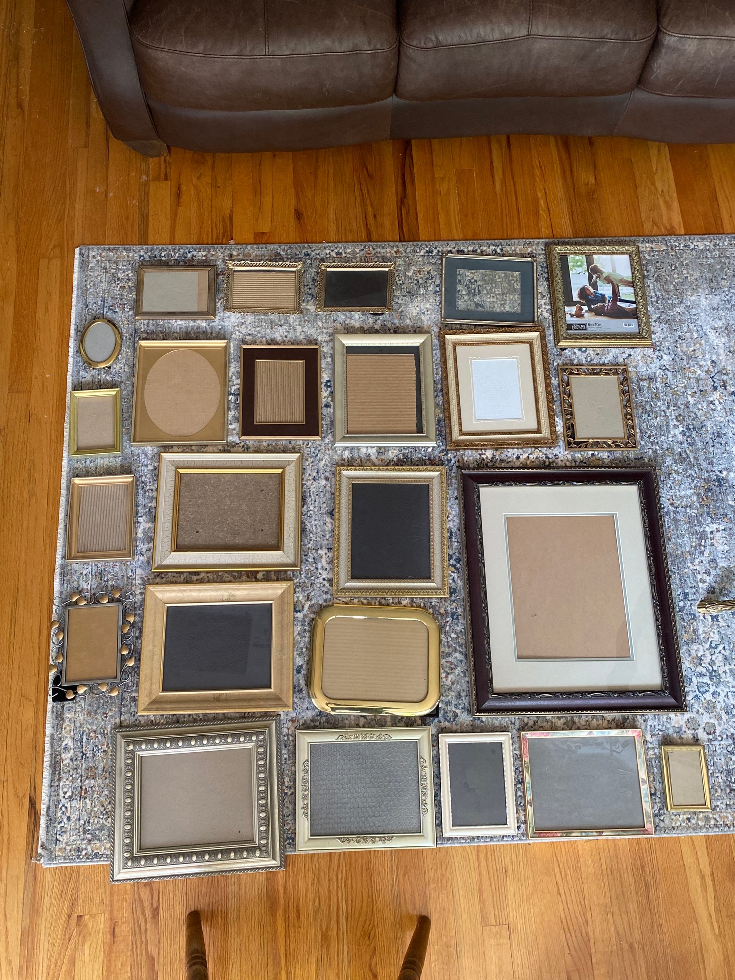 24pc Gold Colored Picture Frames #16246 | Auctionninja.com
