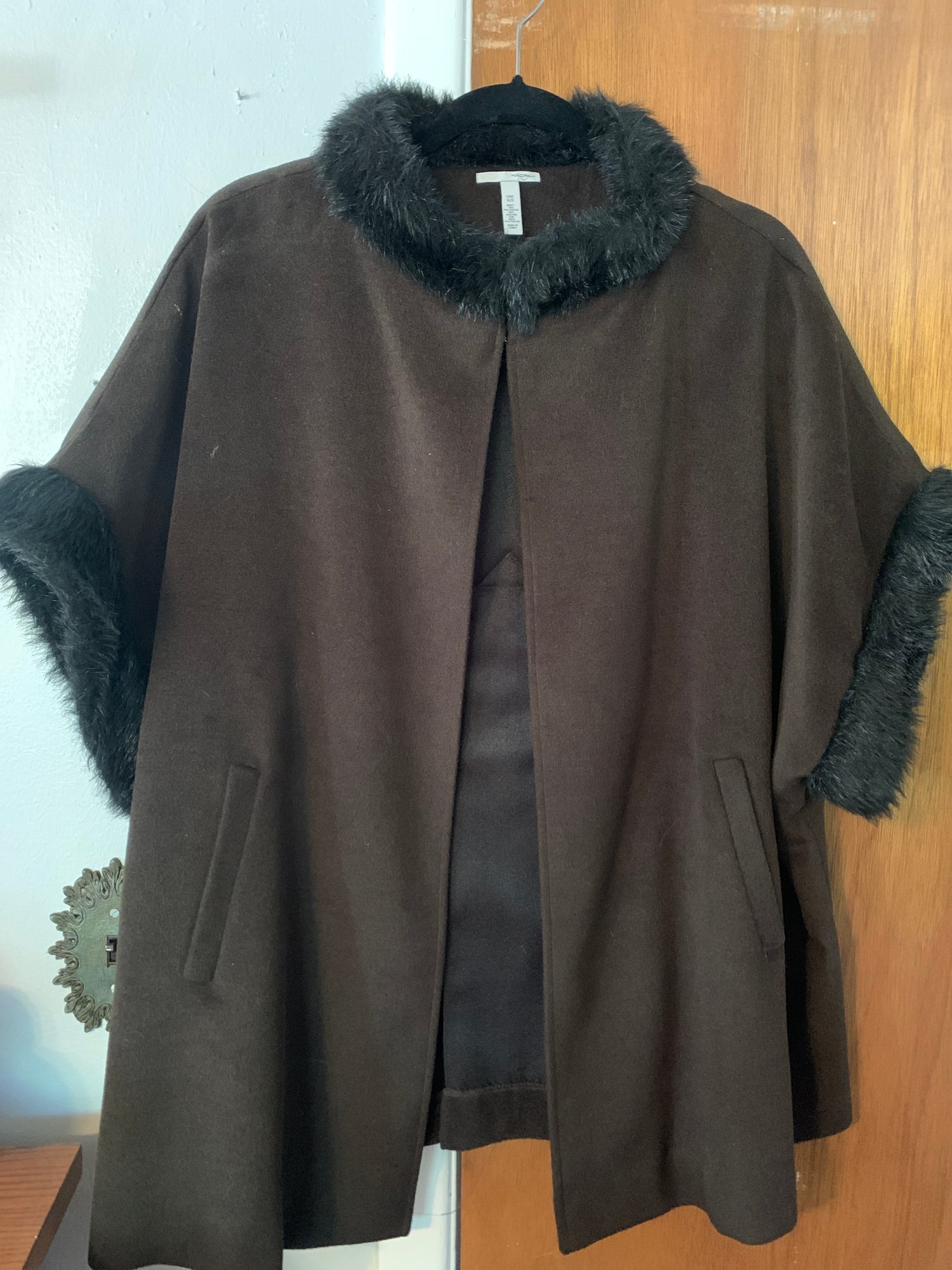 Halogen Dark Brown Cape #16682 | Auctionninja.com
