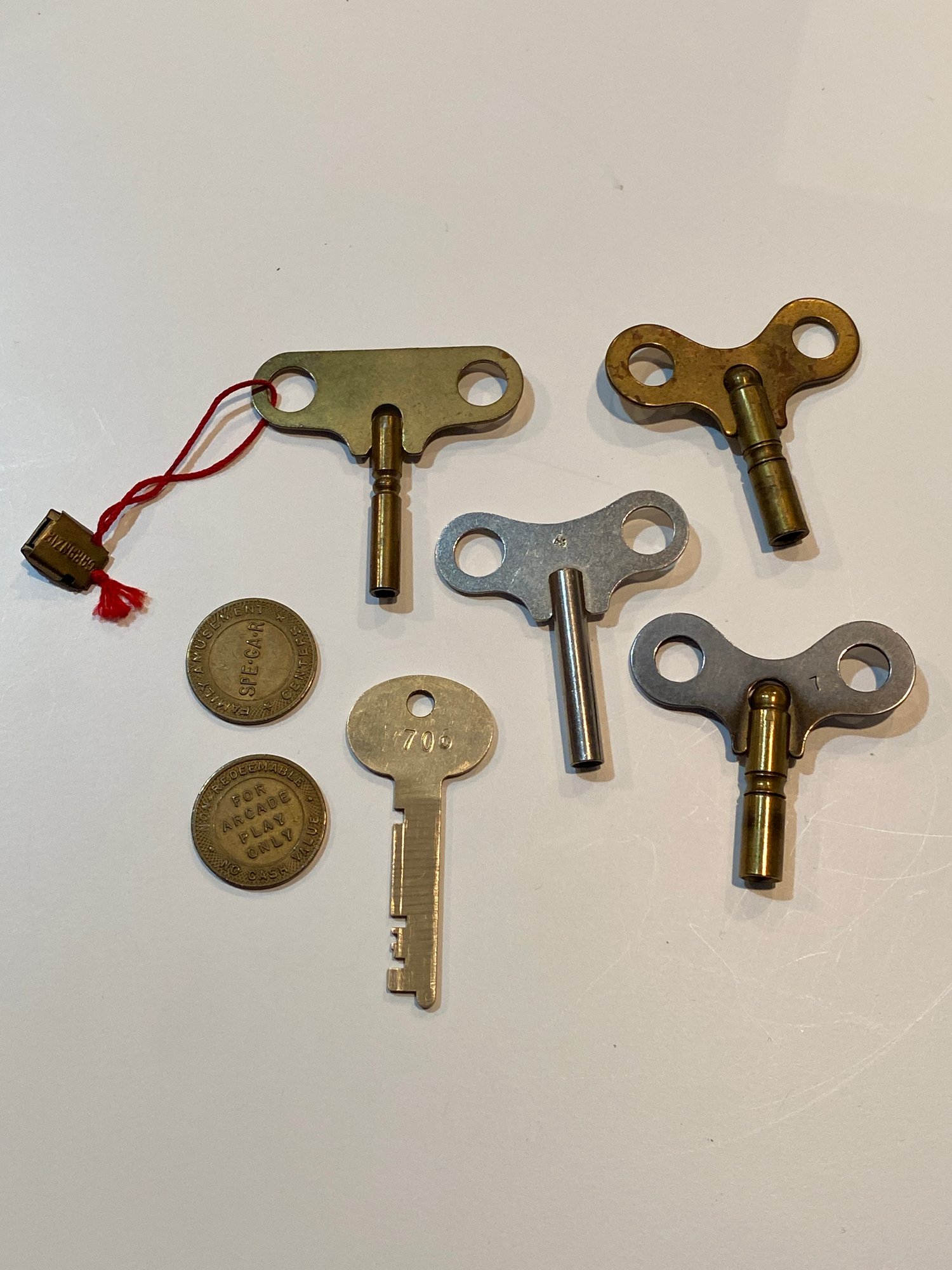 Lot Of Wind Ups And Coins #16906 | Auctionninja.com