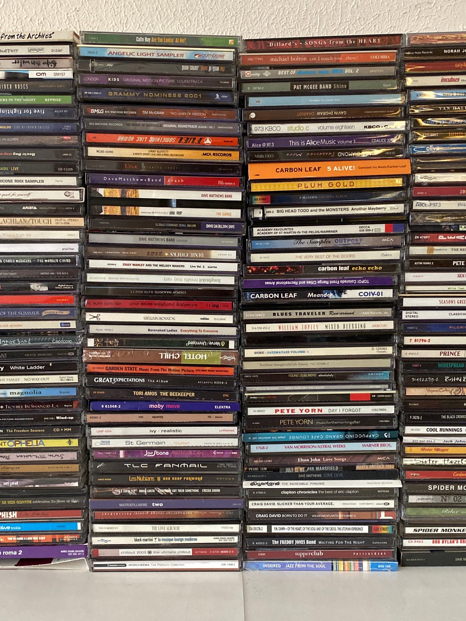 Huge Lot Of CDS #20821 | Auctionninja.com