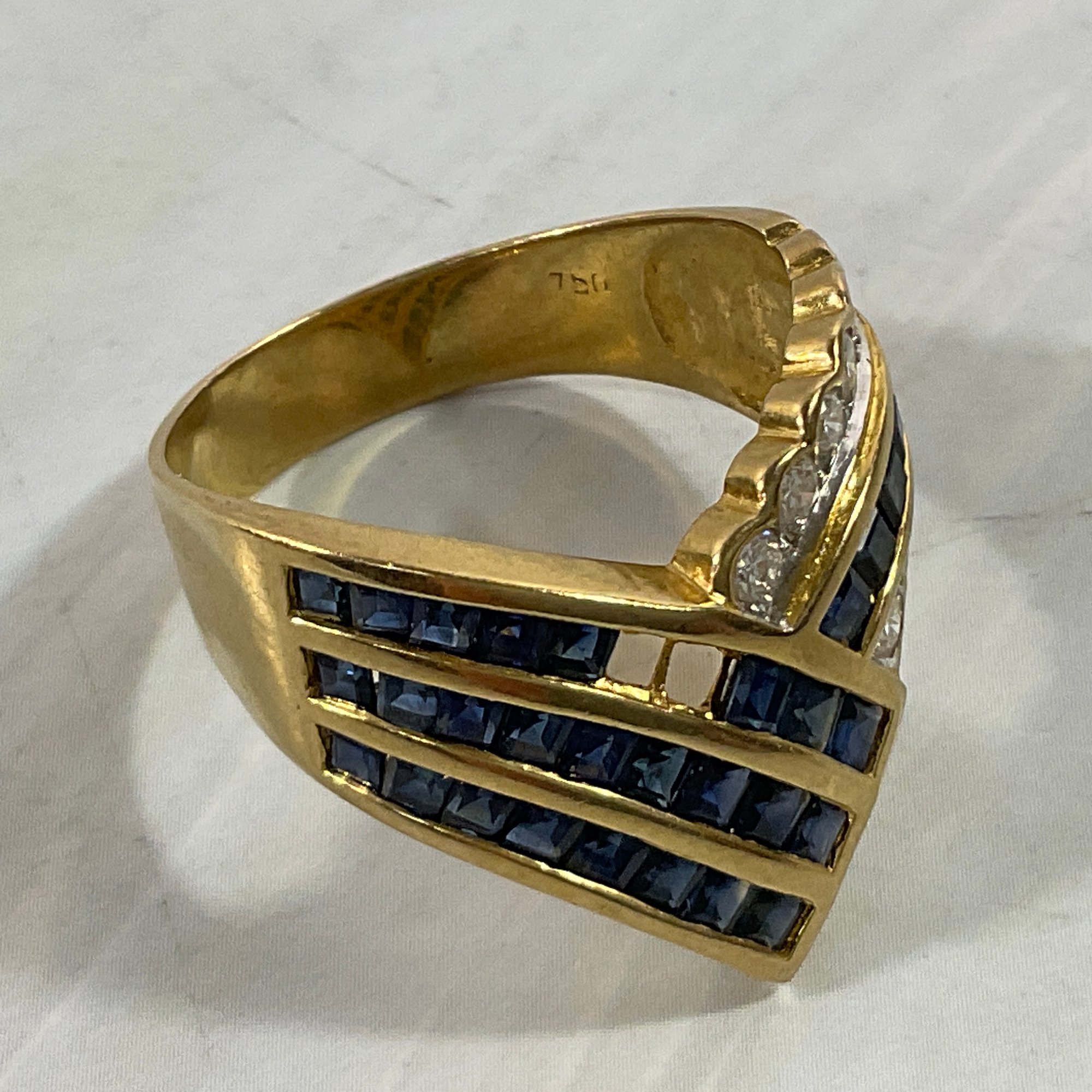 #221 Ring 14k Gold And Sapphire, Diamond V Shaped, 7 Grams #4845 ...