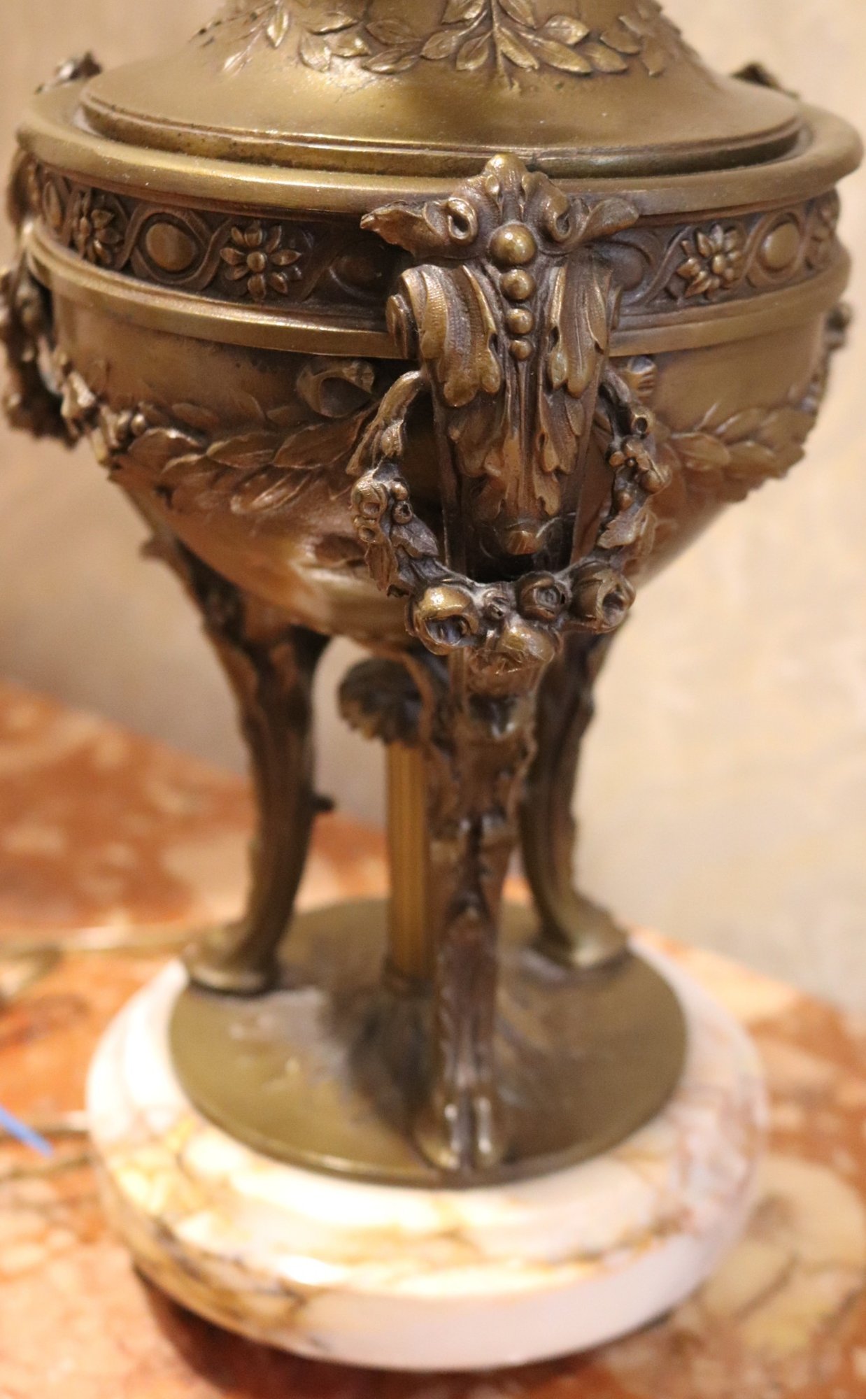 Set Of 2 Matching Victorian Style Banquet Table Lamps On Heavy Marble ...