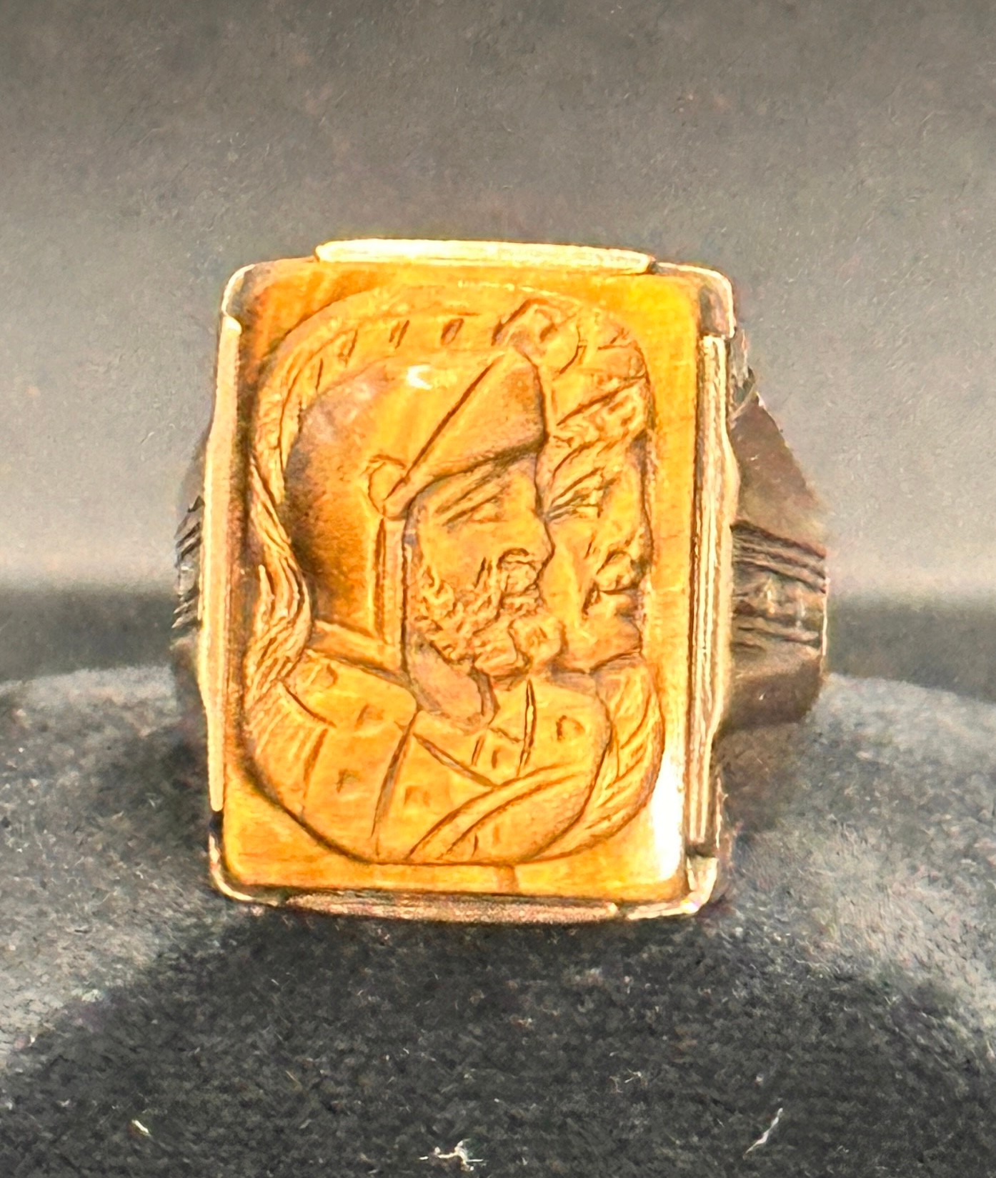 10K YG Art Deco Style Carved Cats Eye Double Military Portrait Ring ...