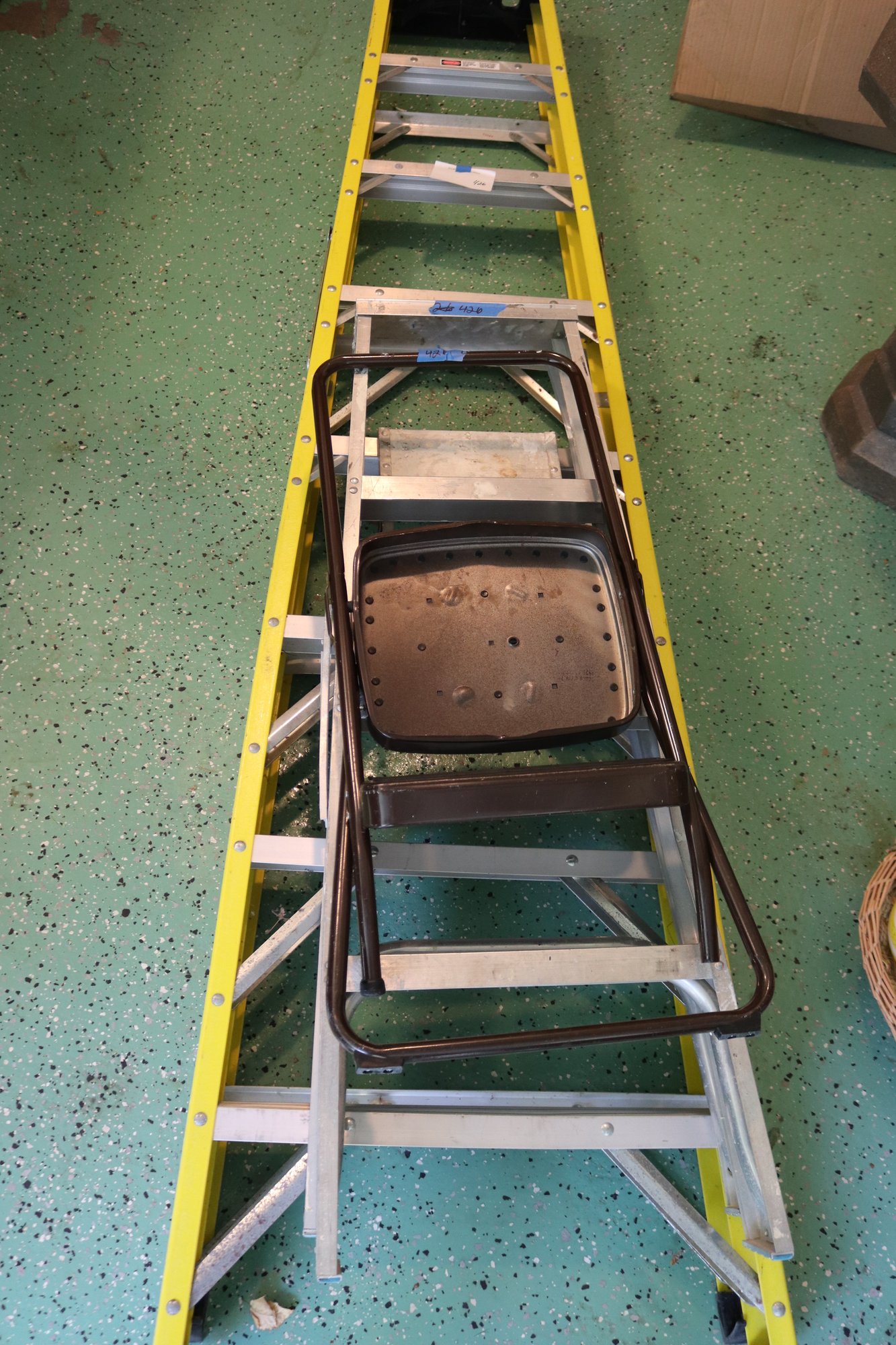Husky Ladder 8- Foot Type 1 250 Lbs. Max Capacity, Including A 4 Ft ...