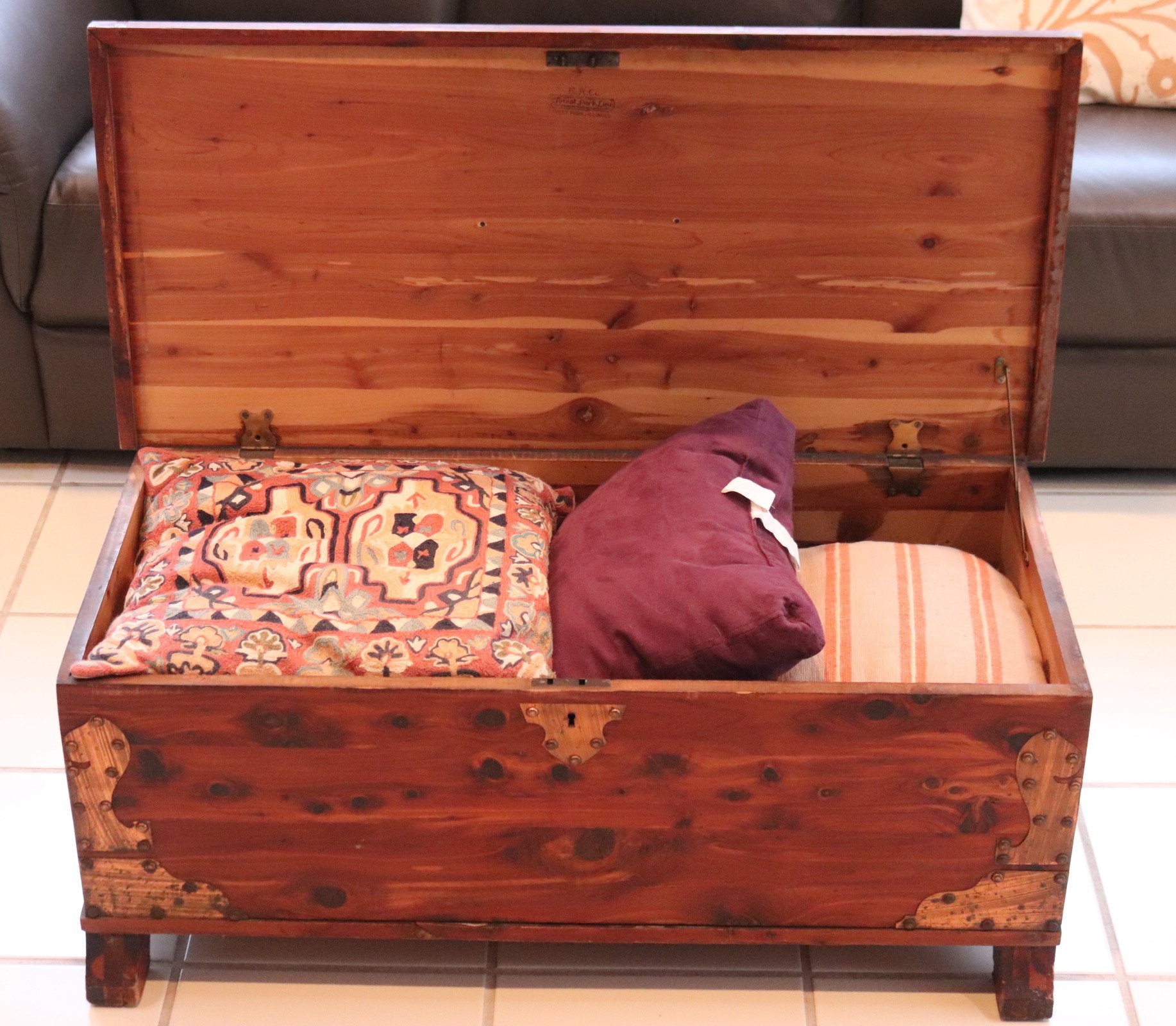 Vintage Cedarwood Asian Style Trunk By Forest Park Line #70466 ...