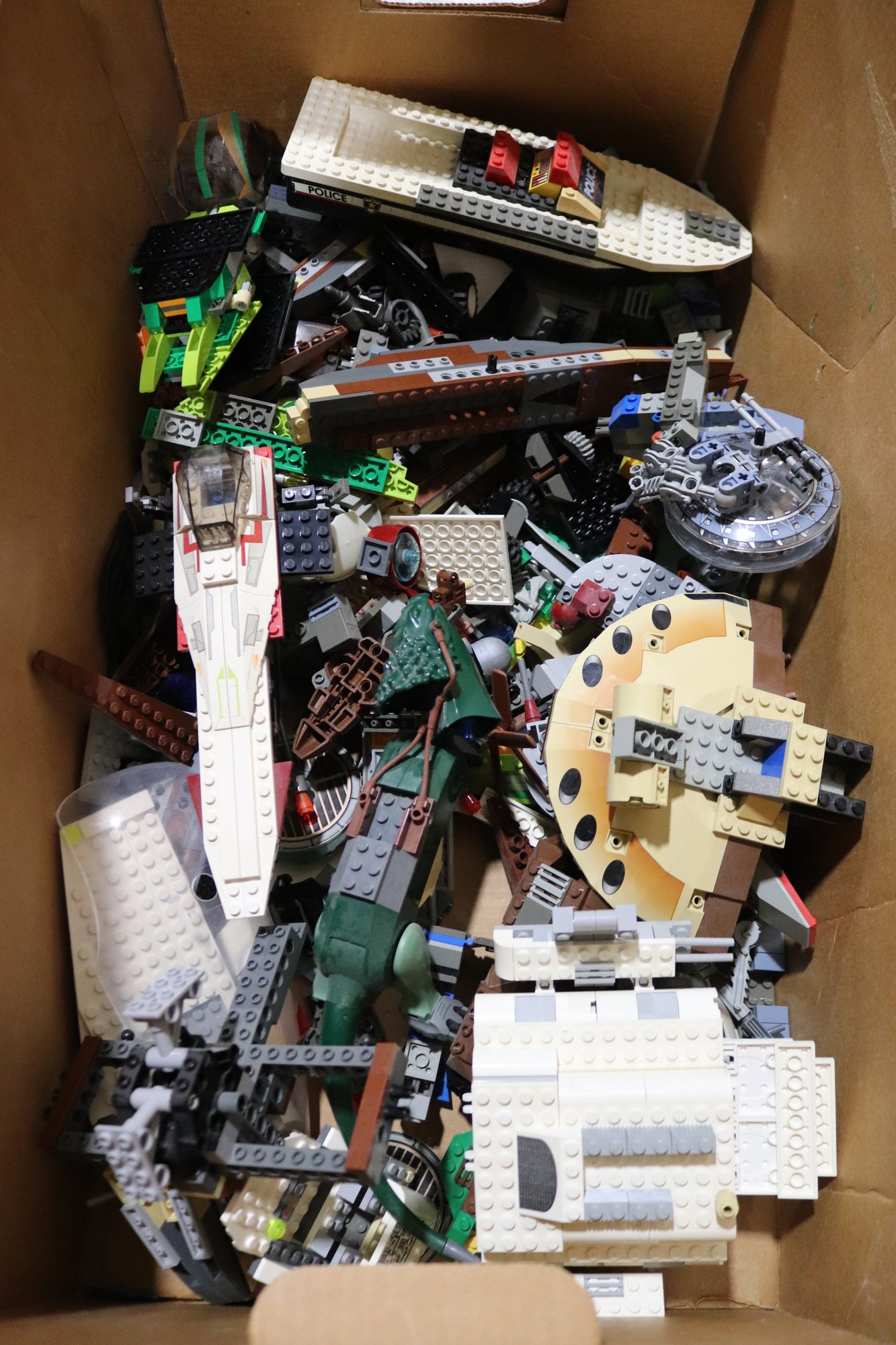 Box Of Assorted Original Star Wars Legos #56128 | Auctionninja.com