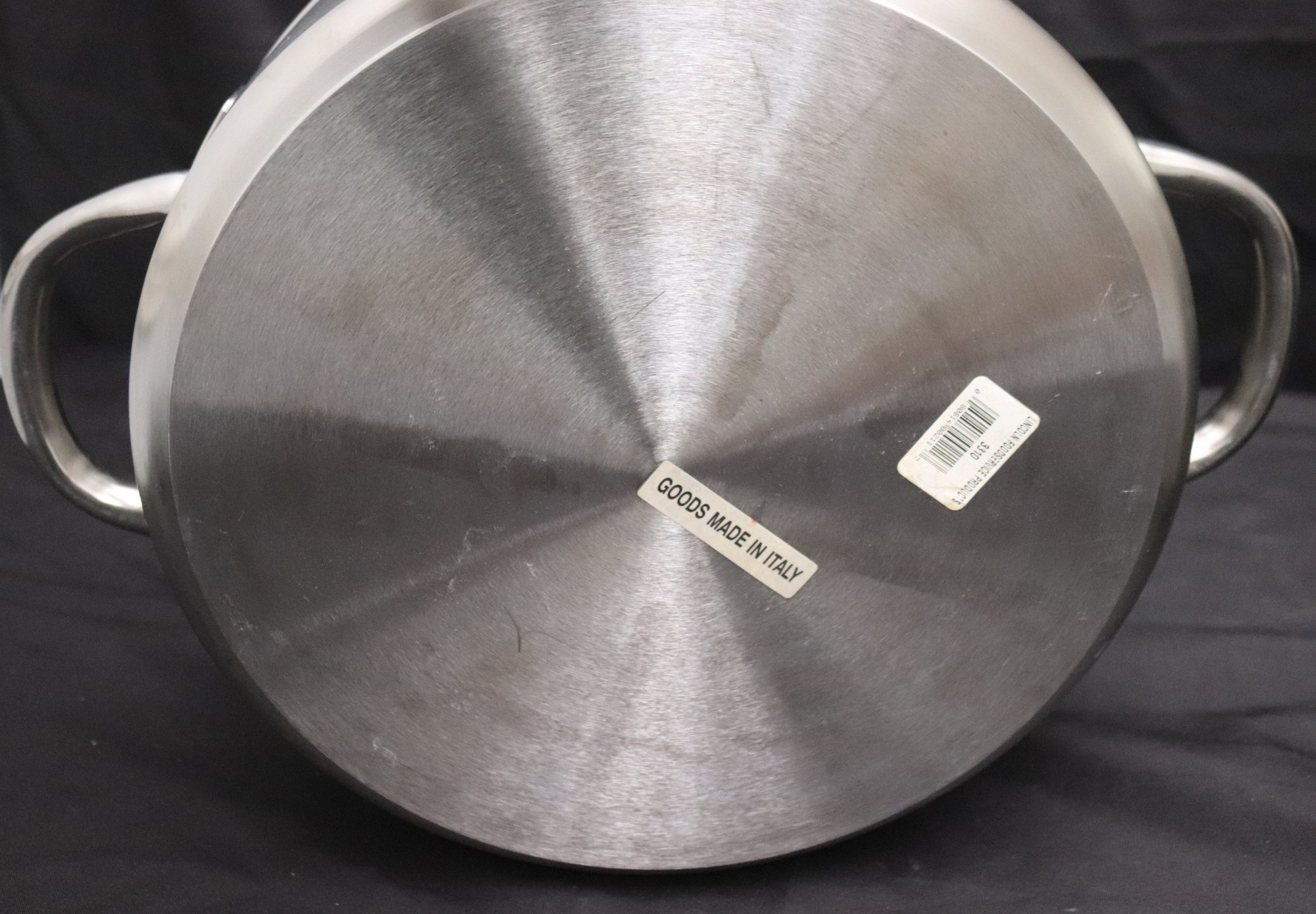 2 Large Centurion Heavy Duty Pots With Lids #61110 | Auctionninja.com