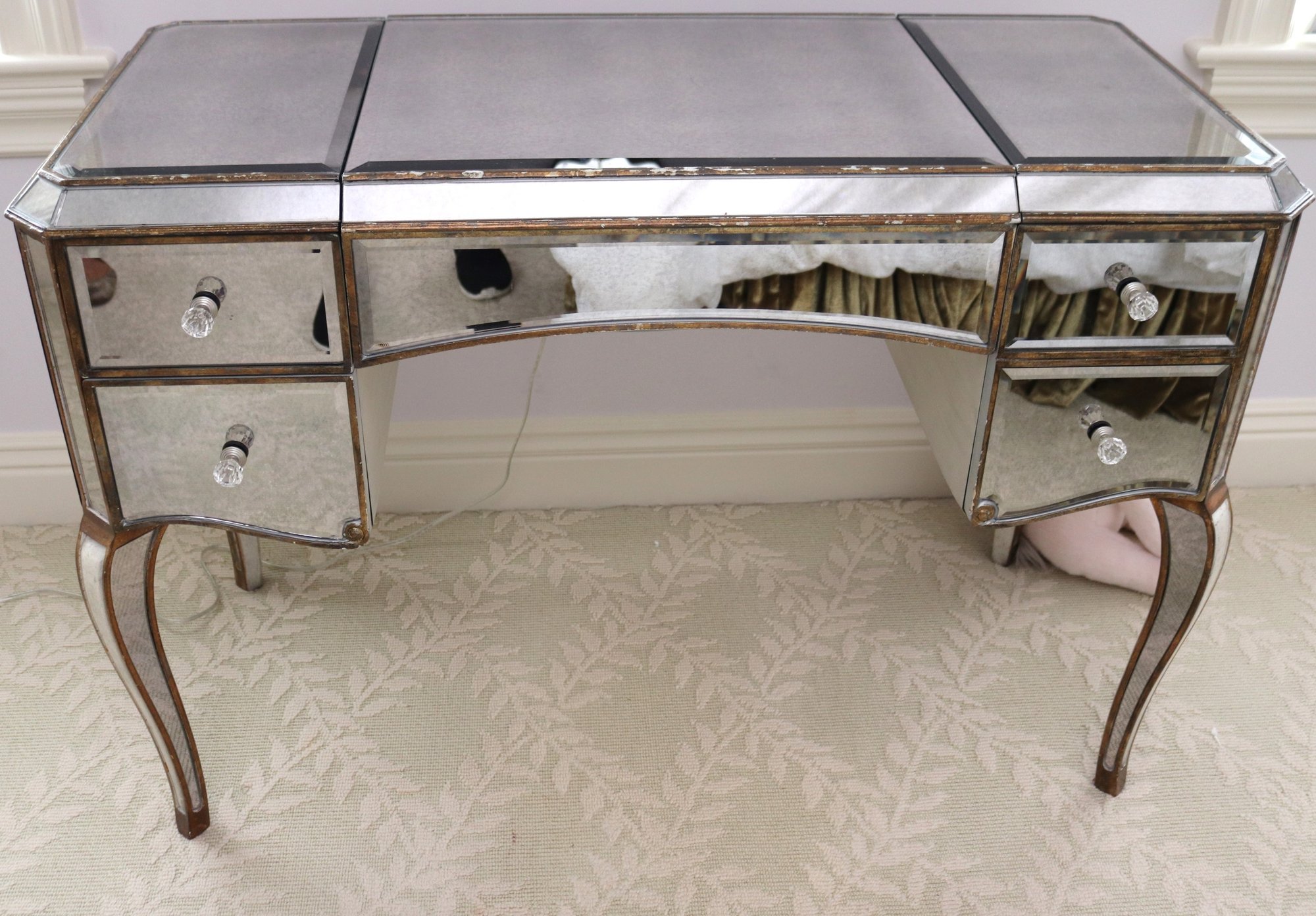 Enchanting, Mirrored Vanity Desk With Lift Top Mirror Cabinet And 3 ...