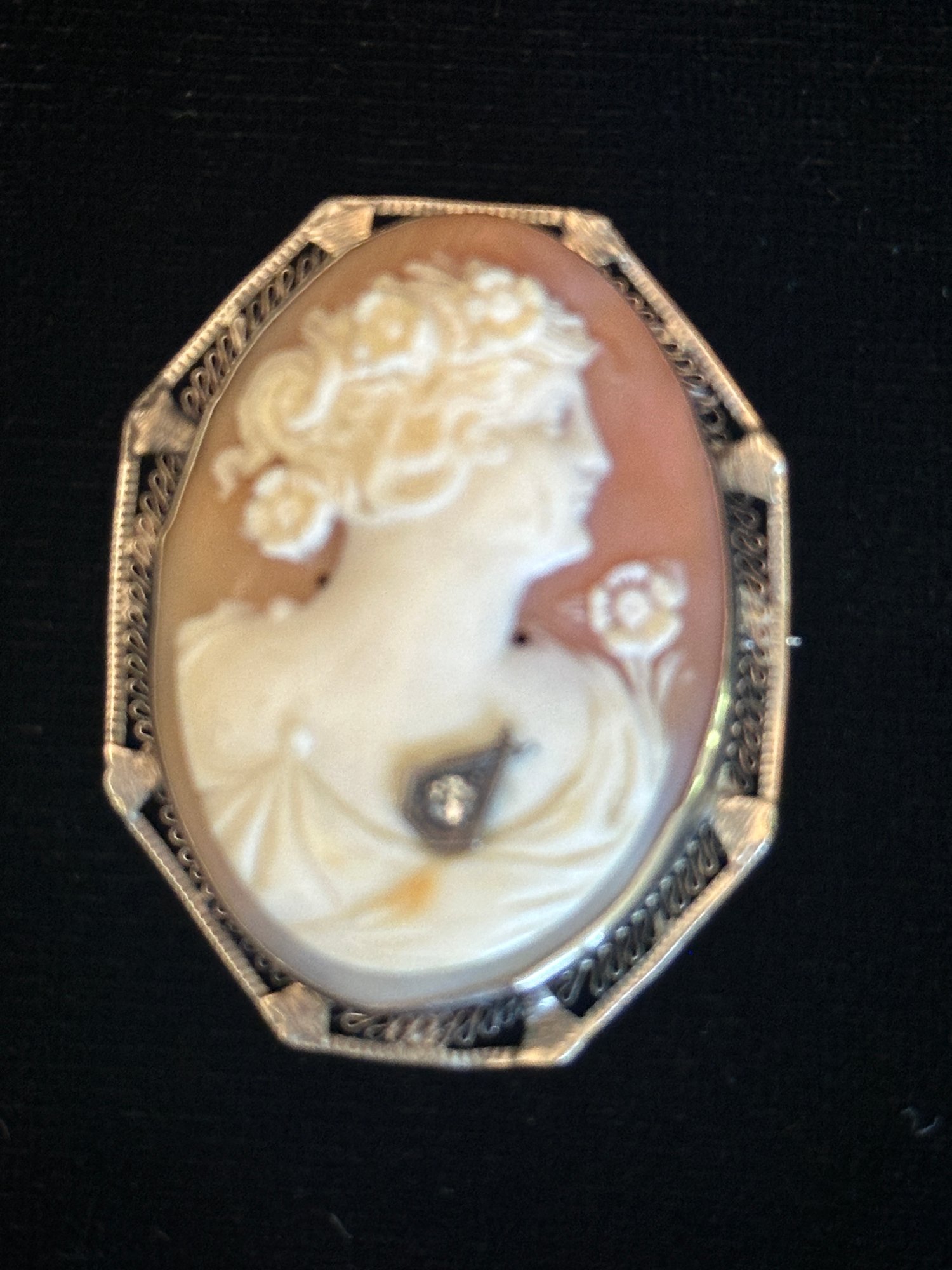 14K WG PRETTY CAMEO BROOCH / PENDANT WITH DIAMOND ACCENT - SIGNED MK ...