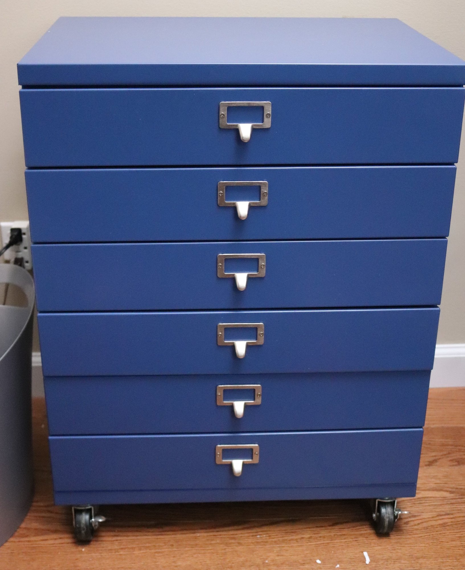 Functional Modern Blue Metal Cabinet On Casters #36384 | Auctionninja.com