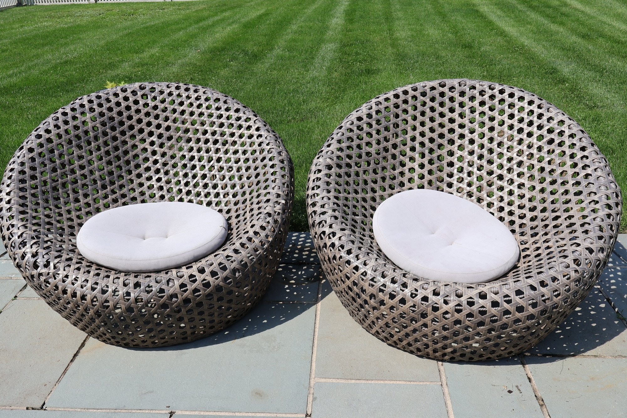 Pair Of Woven Outdoor Nesting Chairs #63487 | Auctionninja.com