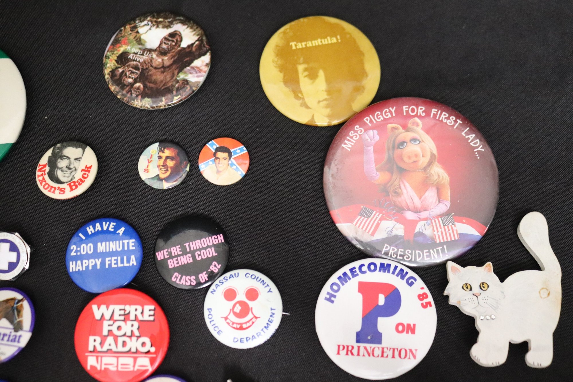 Collection Of Vintage Pinback Buttons And Pins #70823 | Auctionninja.com