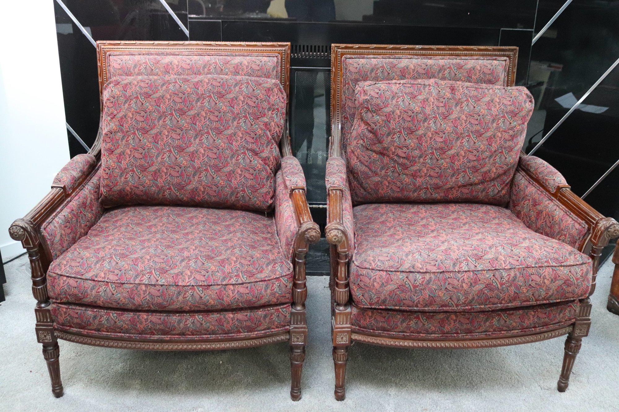 David L James Interiors Chairs - 2 #56618 | Auctionninja.com
