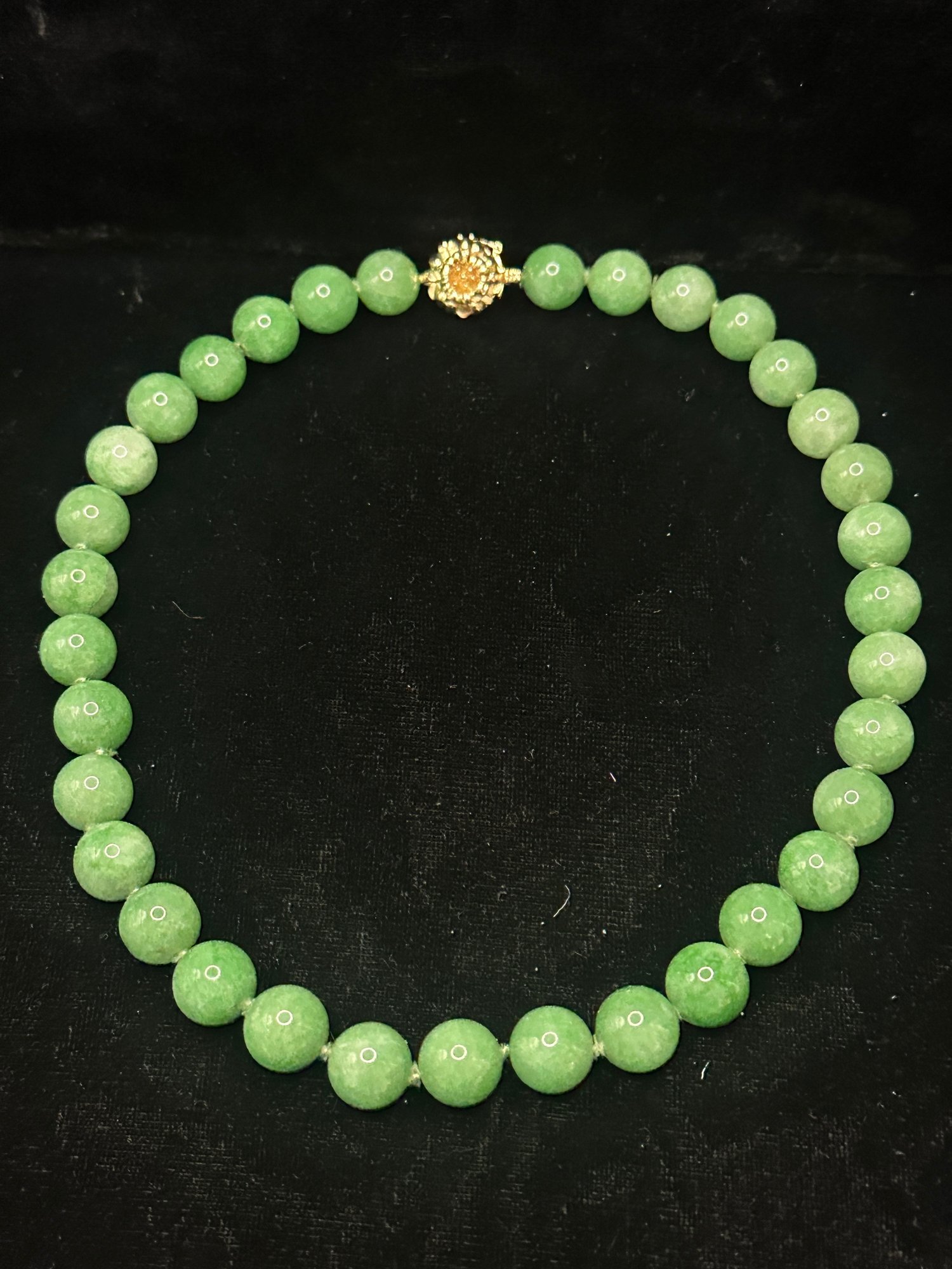 14K Beautiful 18 Inch Beaded Jade Necklace With Fancy Floral Clasp ...