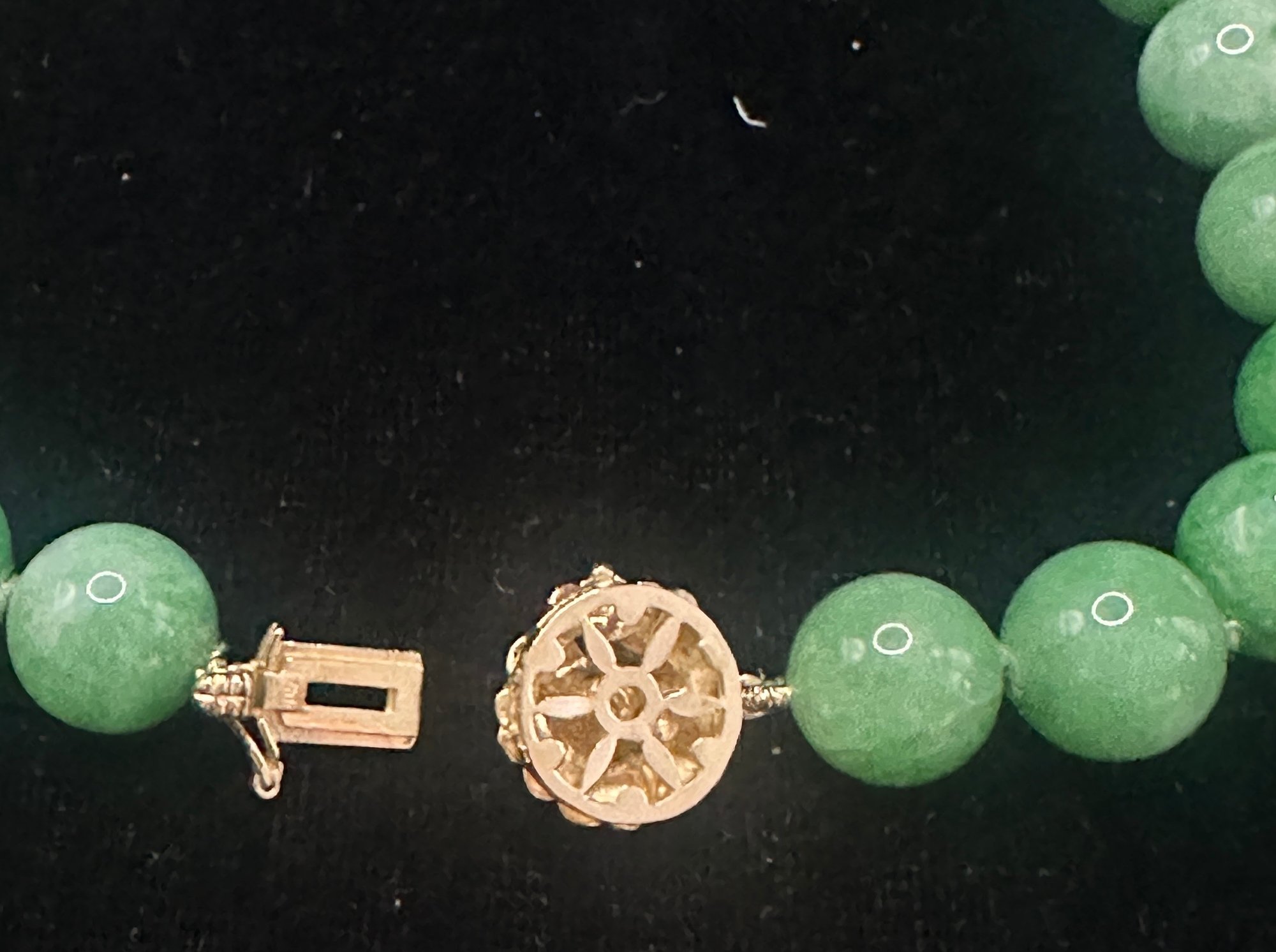 14K Beautiful 18 Inch Beaded Jade Necklace With Fancy Floral Clasp ...