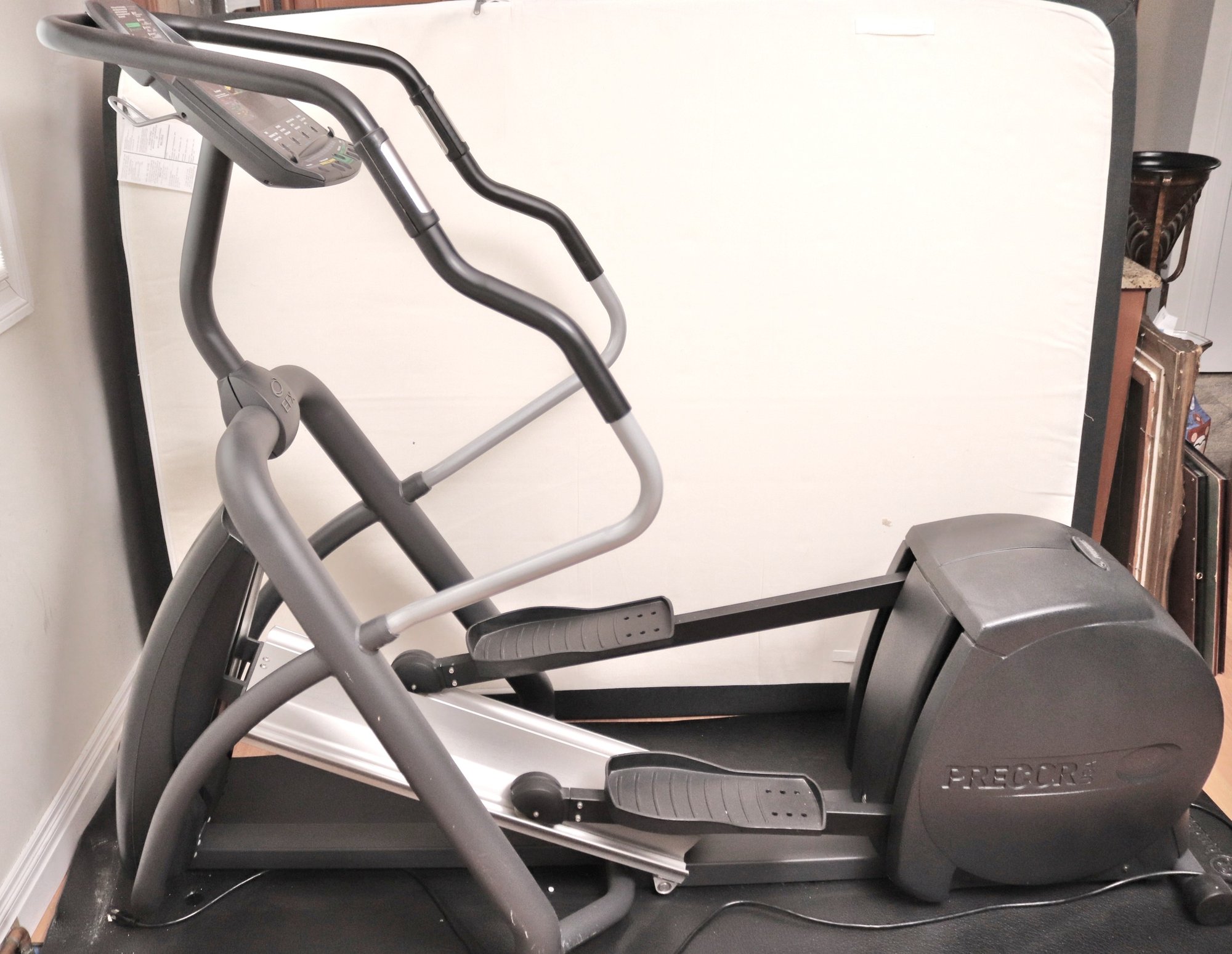 Precor EFX 546 Elliptical Exercise Machine #54934 | Auctionninja.com