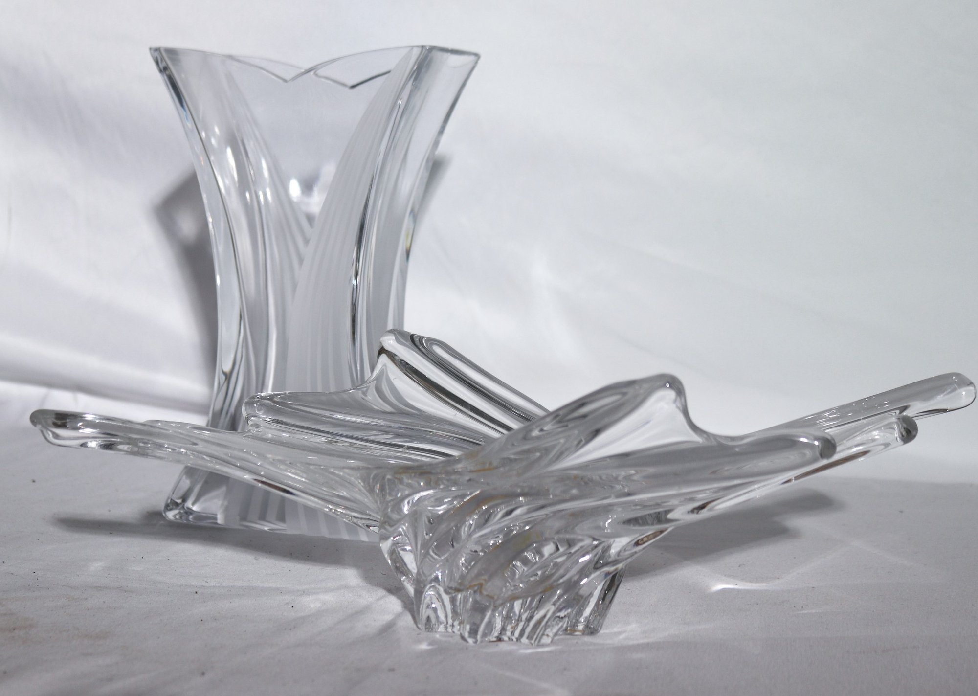 Vaunes Crystal Bowl And Mikasa Concave Vase. #50689 | Auctionninja.com