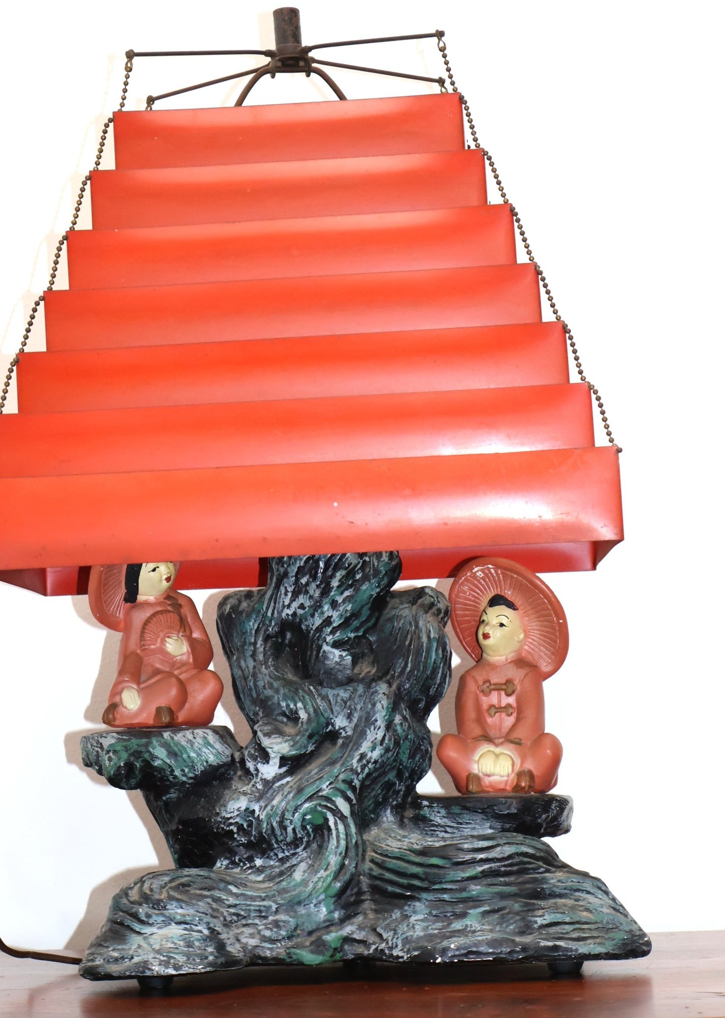 Mid-Century Modern Oriental Pagoda Shade Table Lamp. #70263 ...