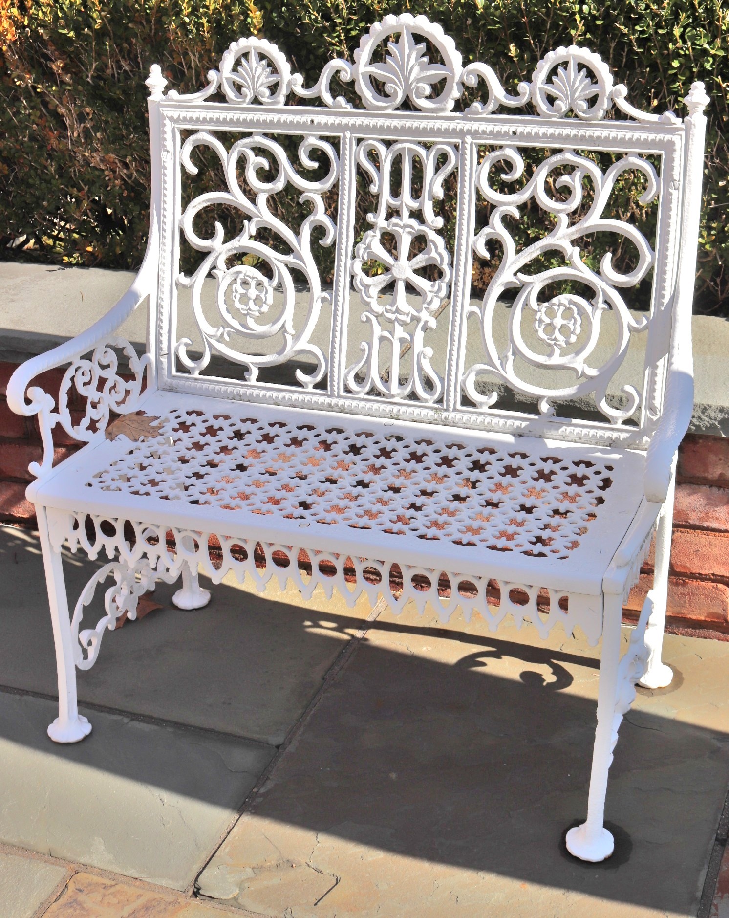 Vintage Victorian Style Cast Iron Garden Bench #59270 | Auctionninja.com