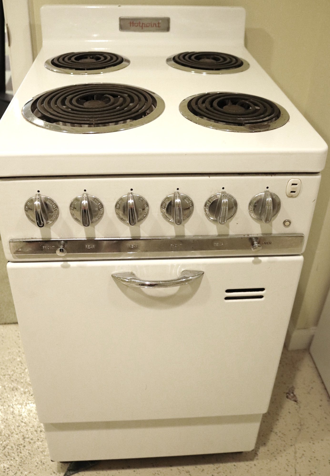 Vintage Hot Point Electric 4 Burner Stove/ Oven Great For Smaller ...